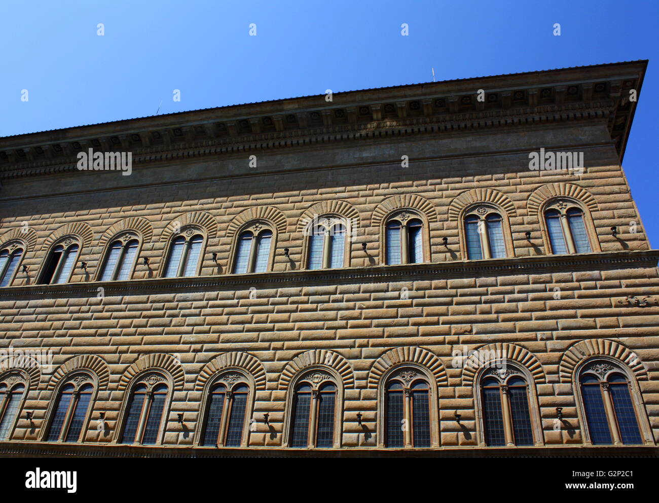 Palazzo Strozzi à Florence, Italie. Un palais symétrique qui a commencé ...