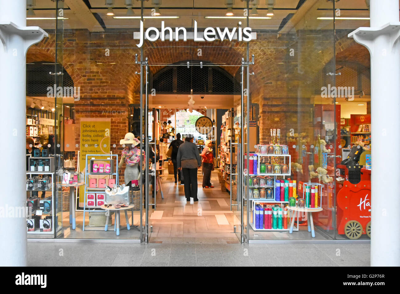 John lewis shop interior Banque de photographies et d’images à haute ...