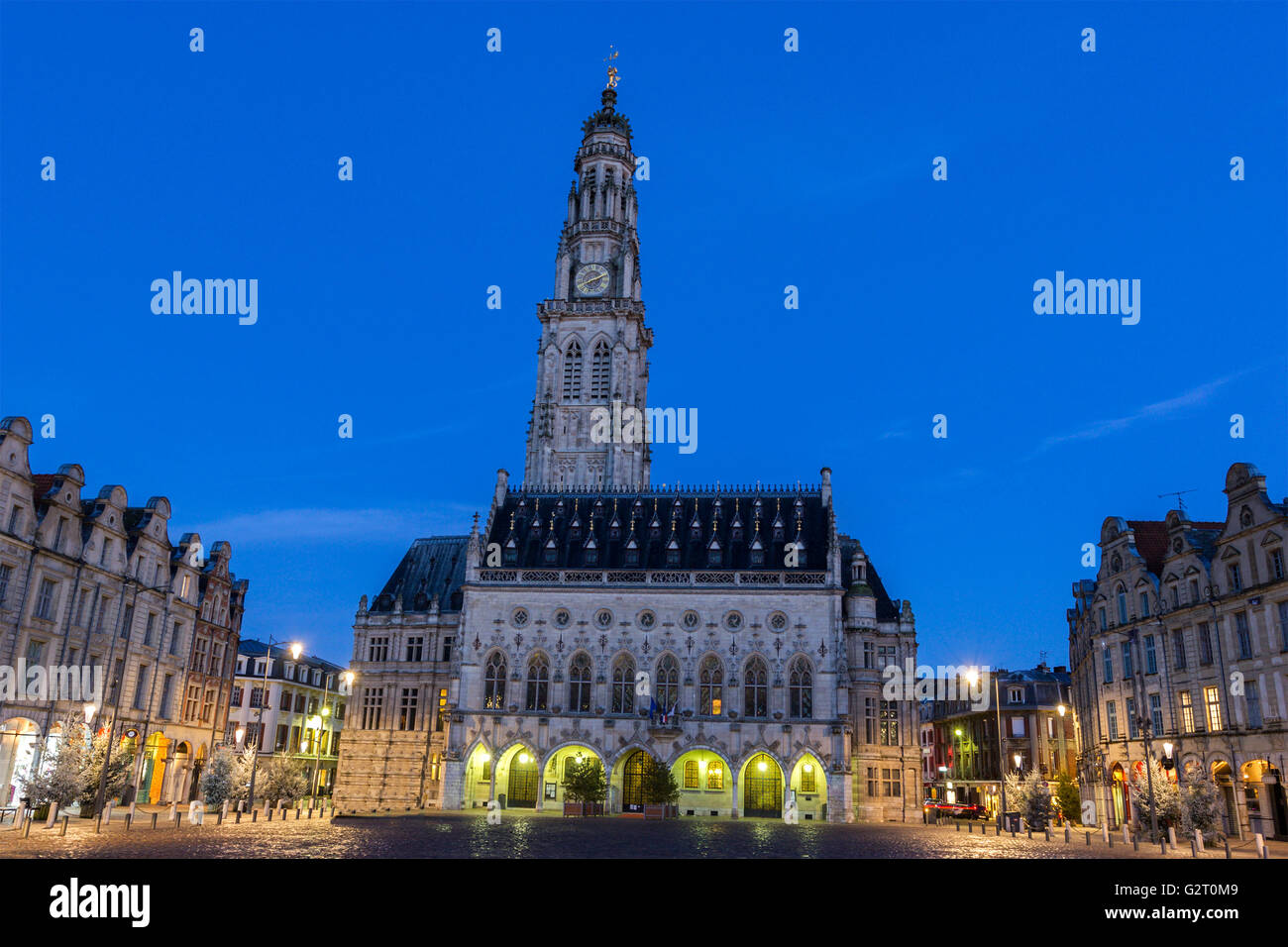 Mairie gothique arras Banque de photographies et d’images à haute résolution - Alamy