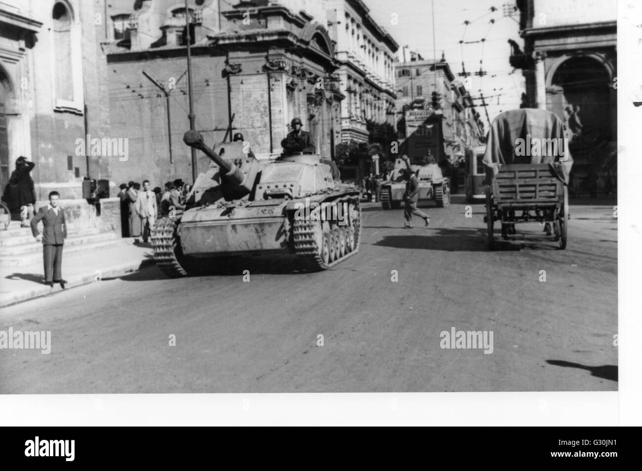 Waffen Ss Panzer En Italie 1944 Banque d'image et photos - Alamy