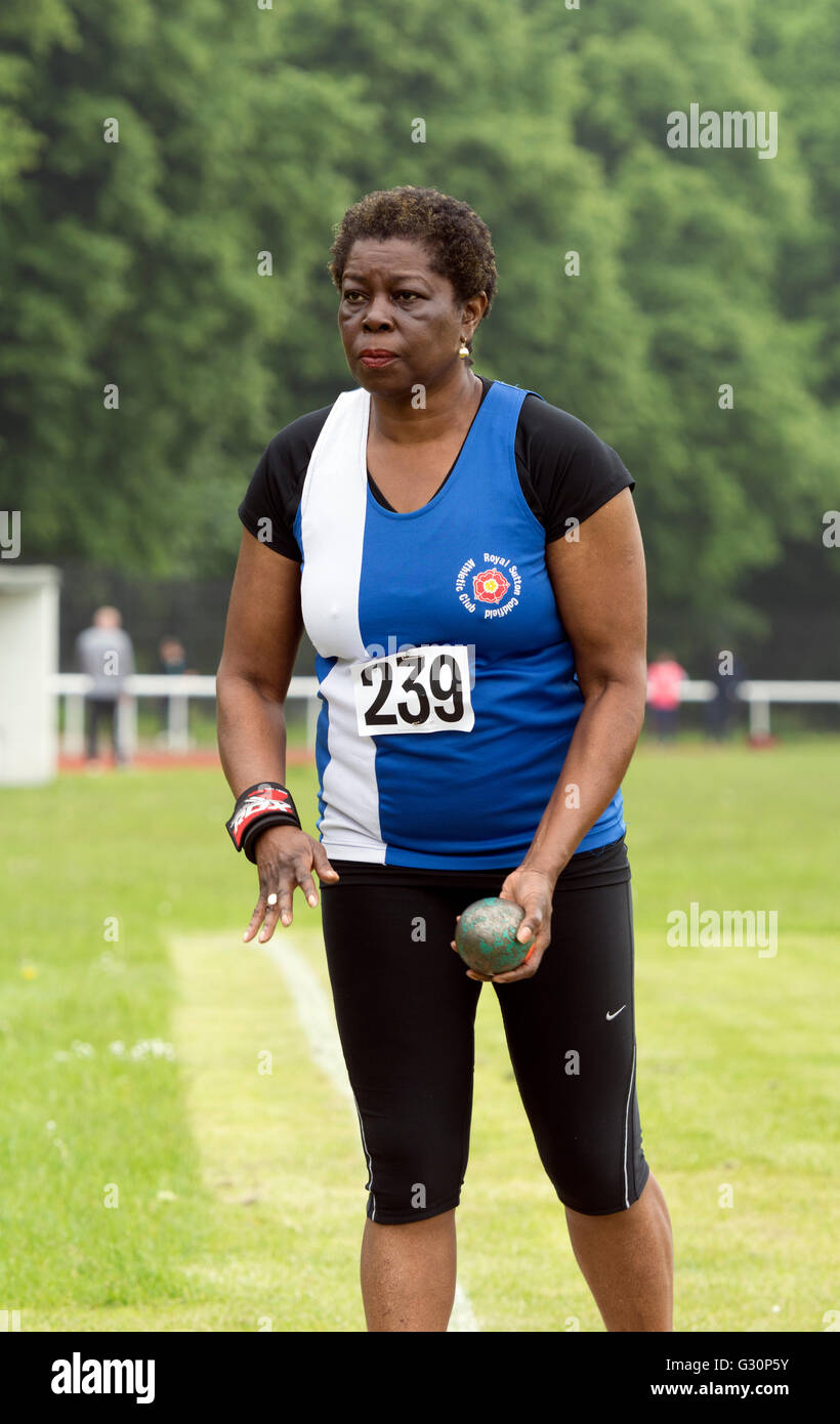 Tir de femmes Banque de photographies et d’images à haute résolution ...