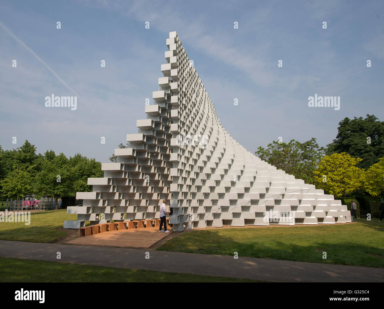 Serpentine gallery pavilion big Banque de photographies et d’images à ...