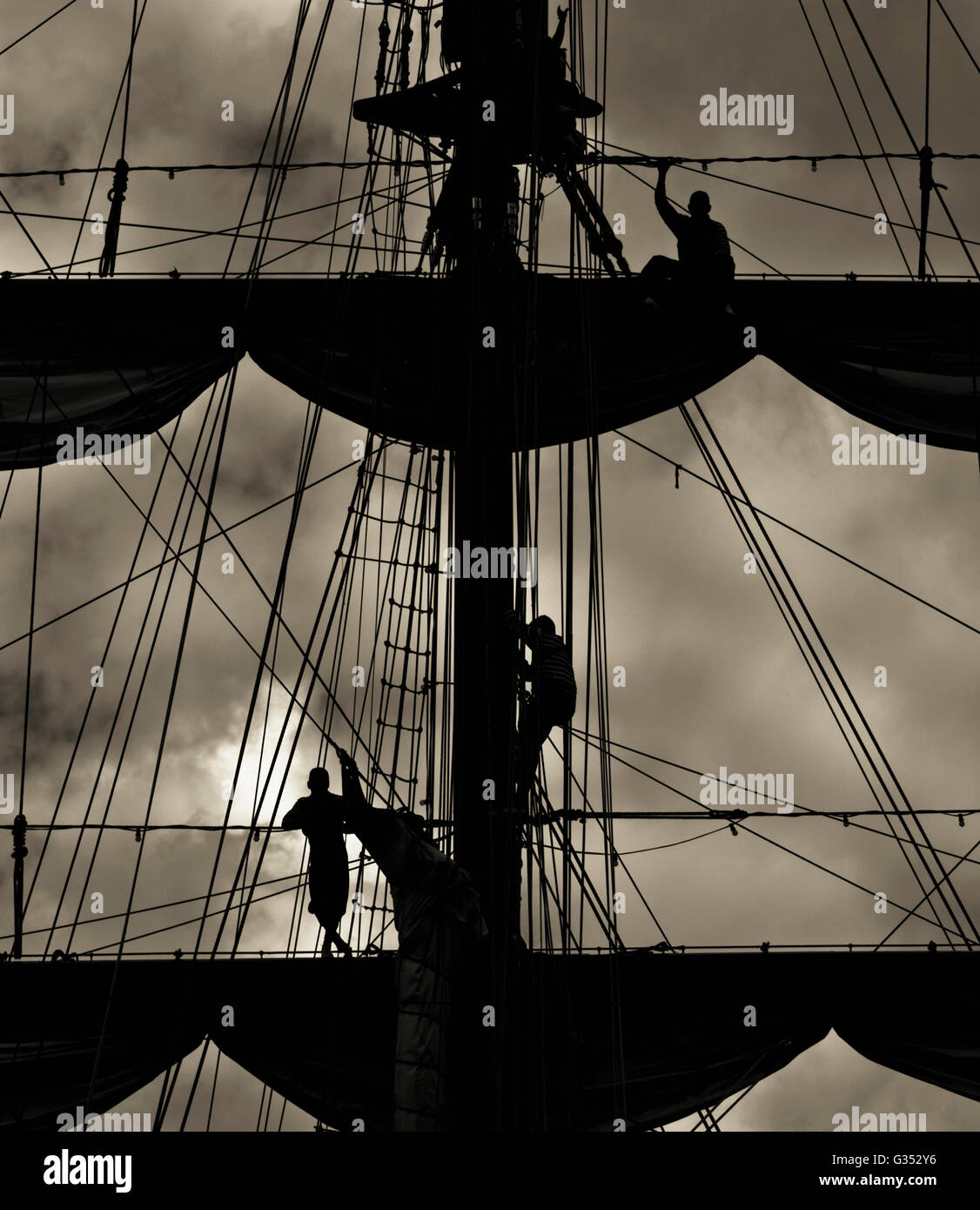 Marins sur un navire Banque de photographies et d’images à haute ...