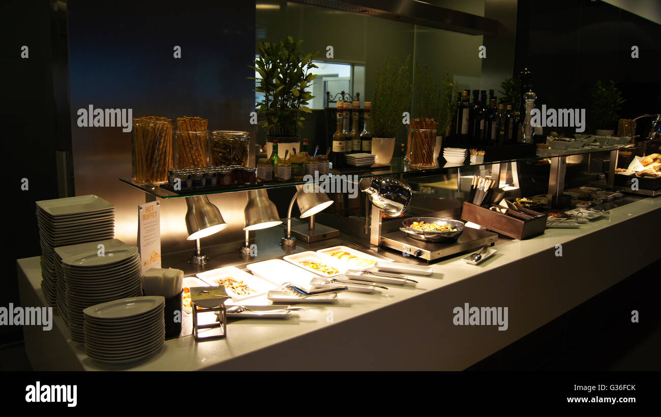 Buffet food dining table Banque de photographies et d’images à haute ...