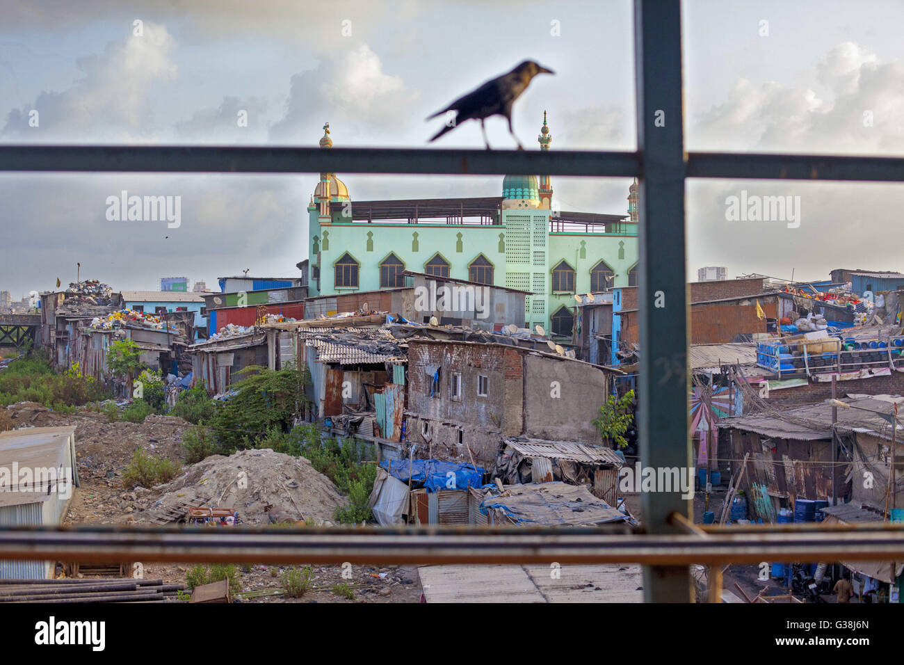 Dharavi mumbai Banque de photographies et d’images à haute résolution ...