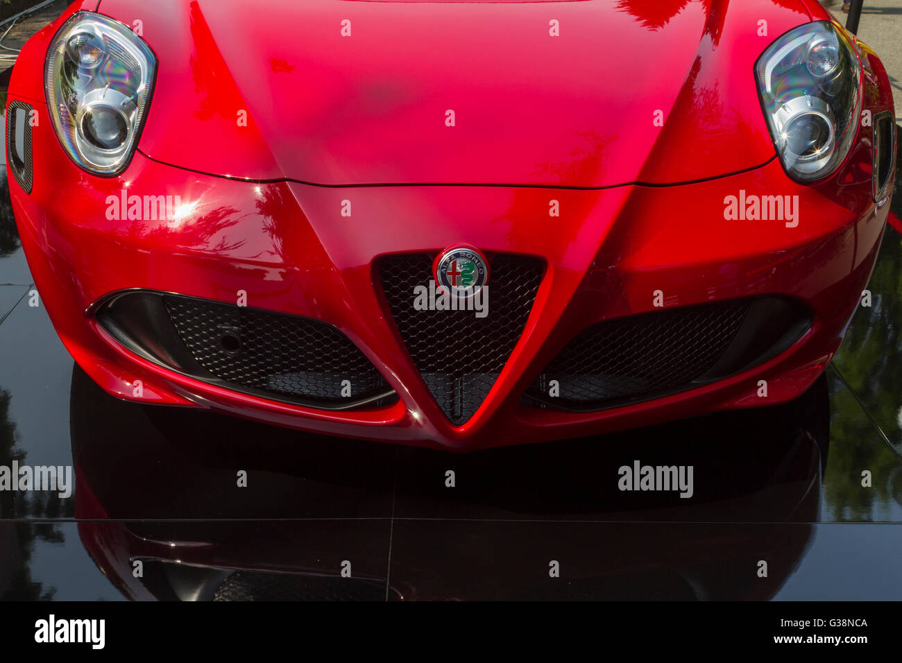 Alfa romeo 4c Banque de photographies et d’images à haute résolution ...