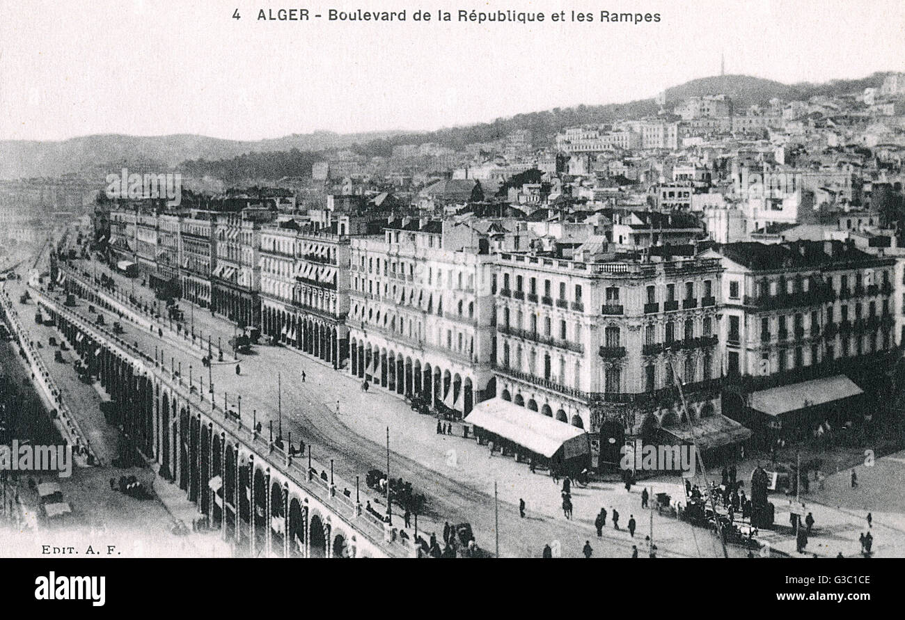 Alger, Algérie - Boulevard de la République et rampes d'accès Photo Stock - Alamy