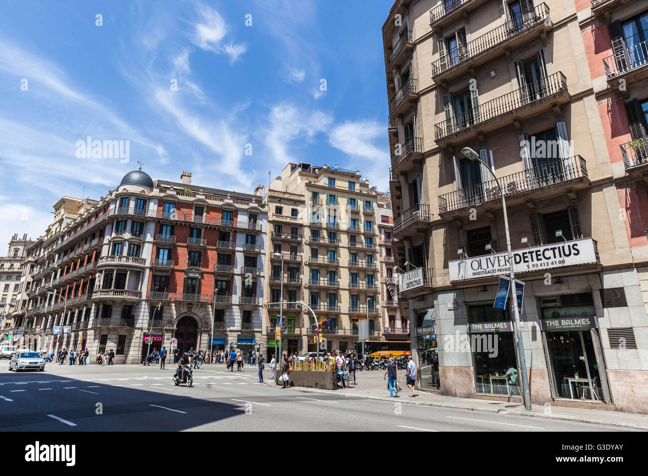 Balmes street barcelona Banque de photographies et d’images à haute résolution - Alamy