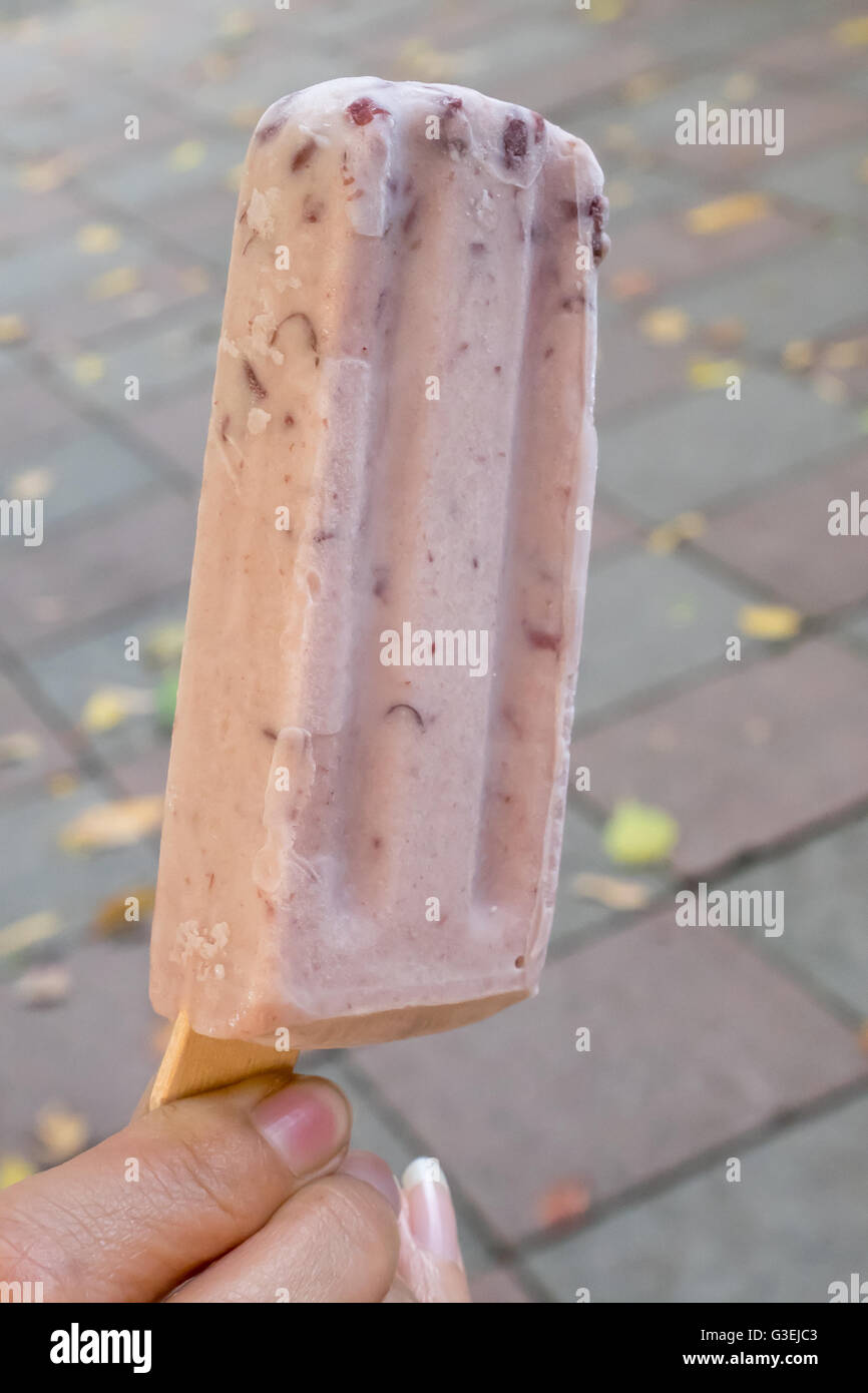 Glace aux haricots rouges Banque de photographies et d’images à haute ...