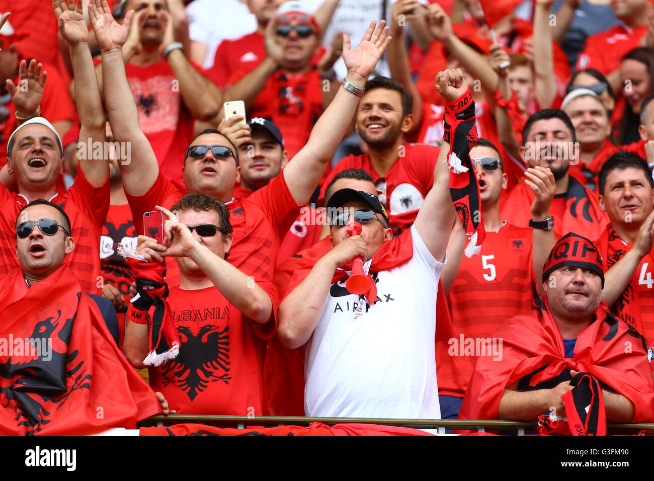 Bollaert stadium Banque de photographies et d’images à haute résolution ...