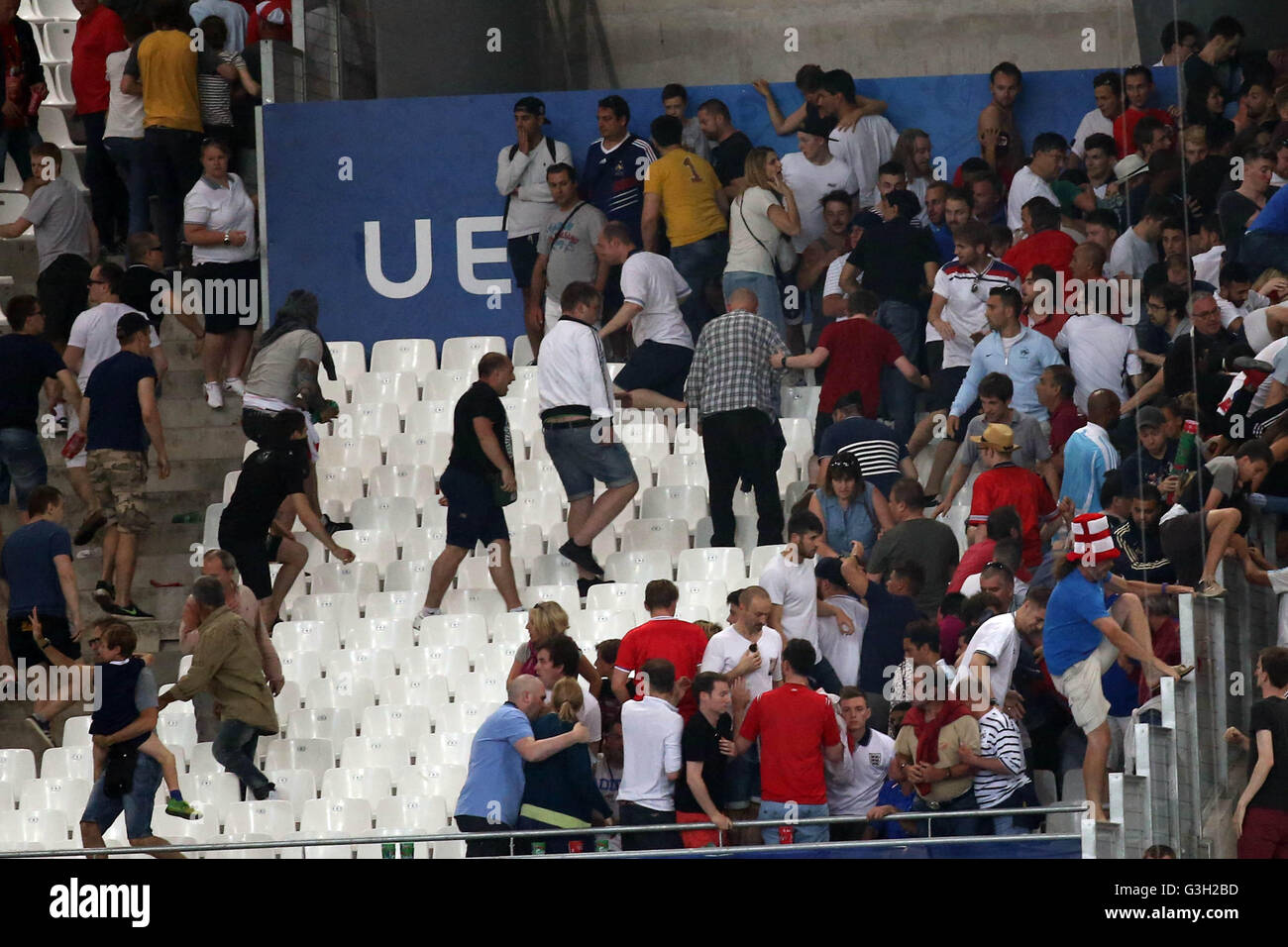 Hooligans marseille Banque de photographies et d’images à haute ...