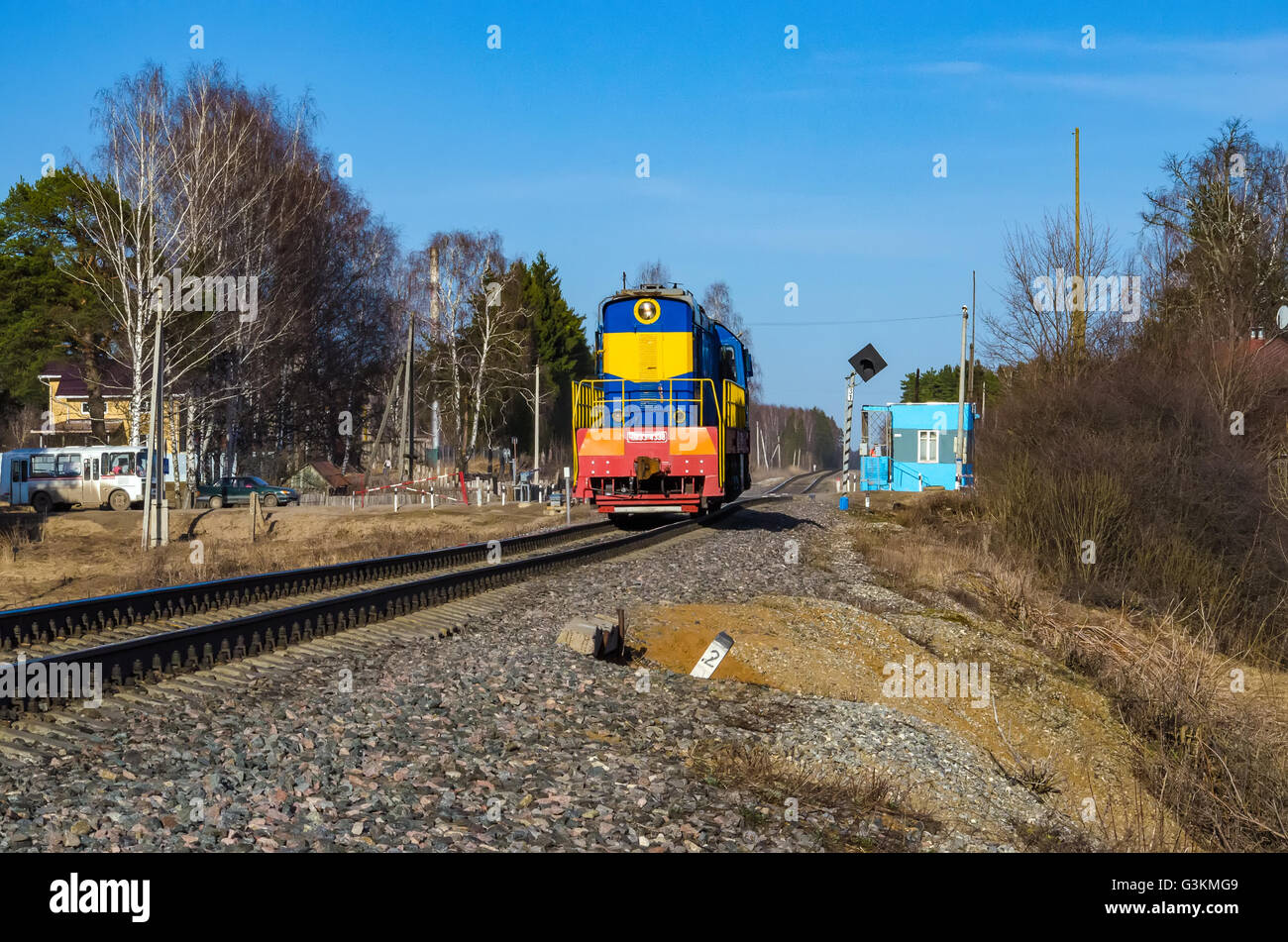 Train rapide dans une gare Banque de photographies et d’images à haute ...
