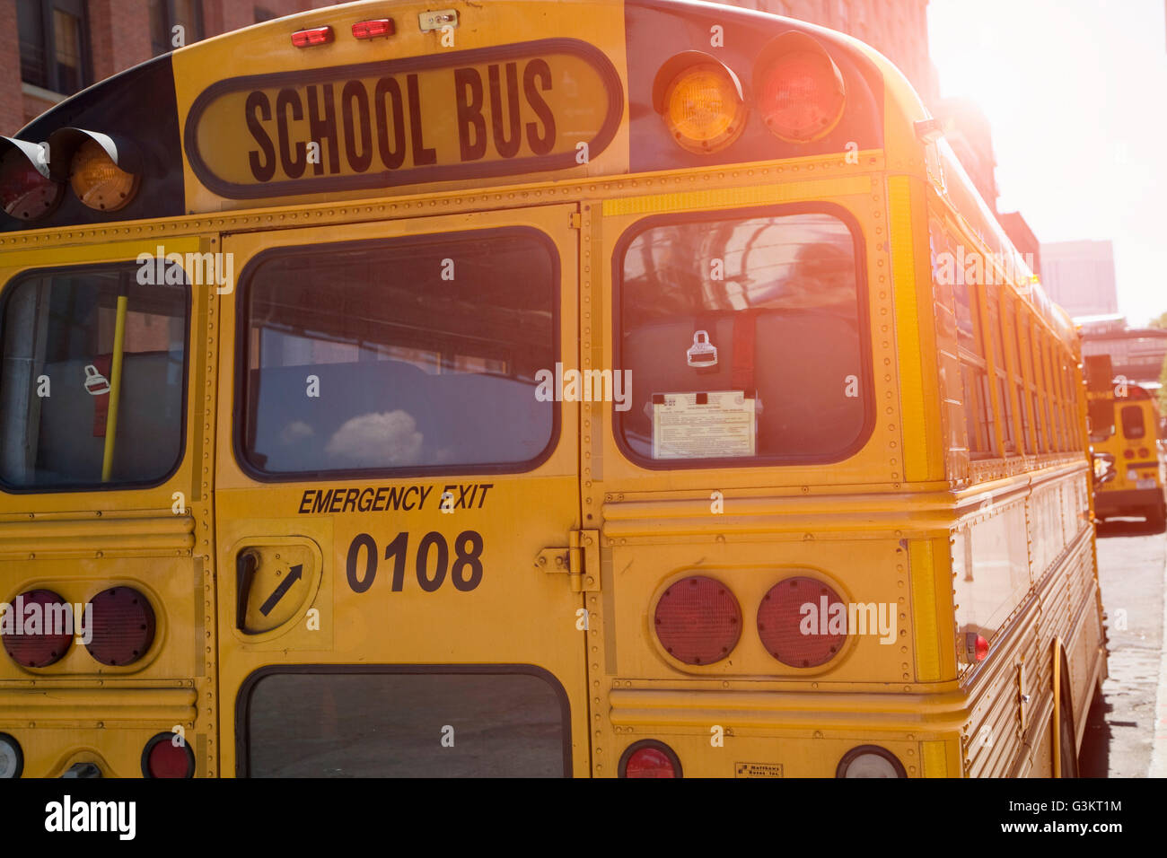 Autobus scolaires jaunes Banque de photographies et d’images à haute ...