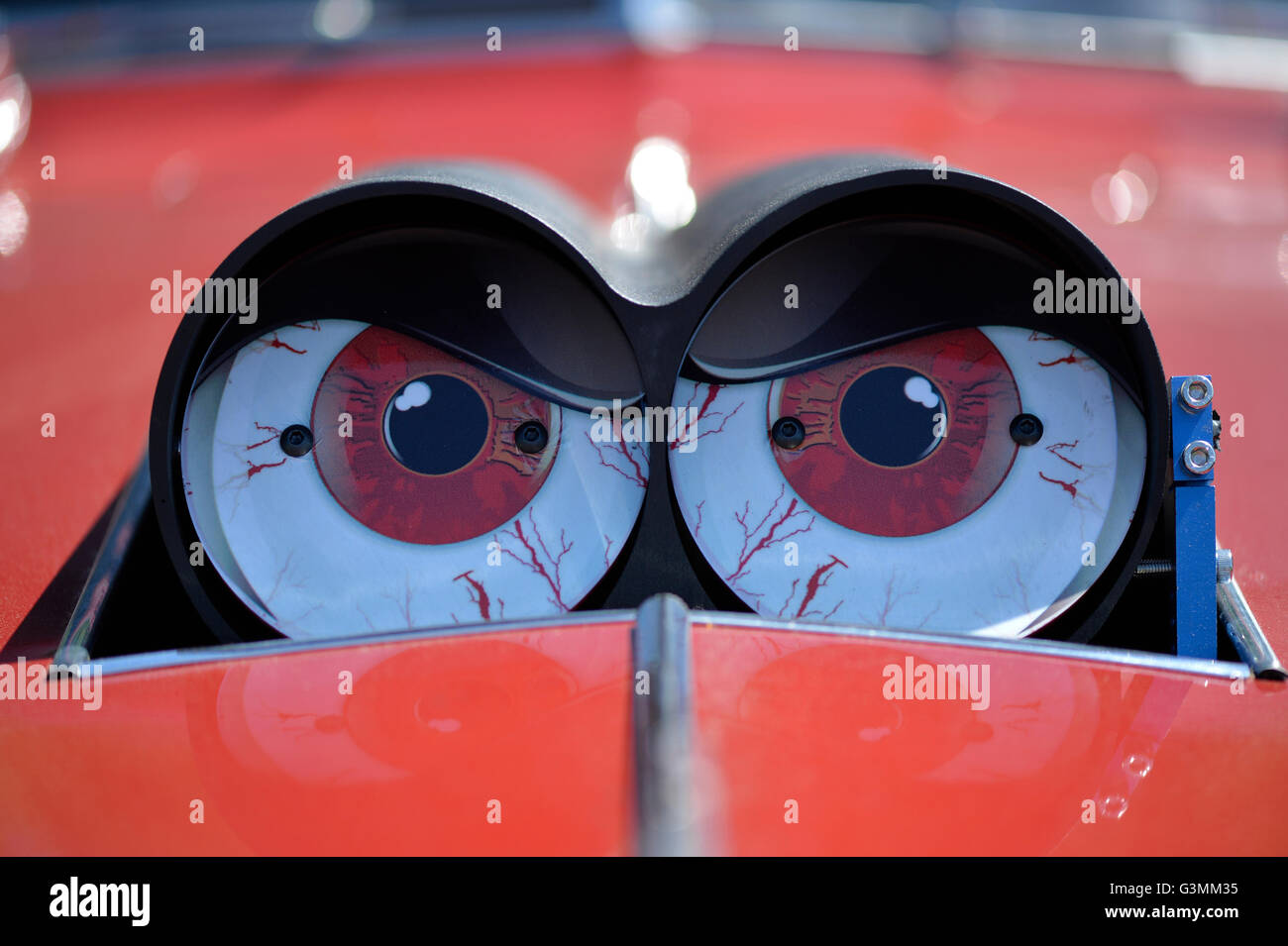 Carburateur sur le capot Banque de photographies et d’images à haute ...