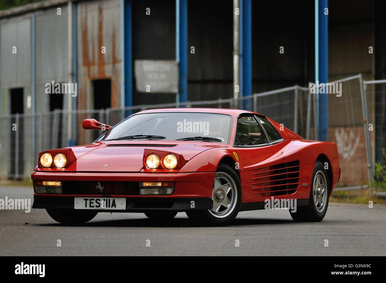 Ferrari testarossa Banque de photographies et d’images à haute ...