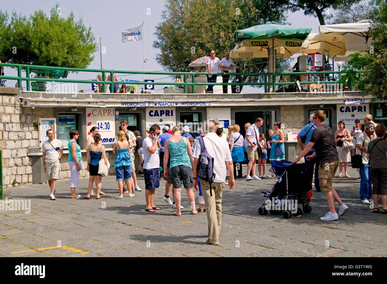Les billetteries pour les ferries pour Ischia, Capri et Naples dans le ...