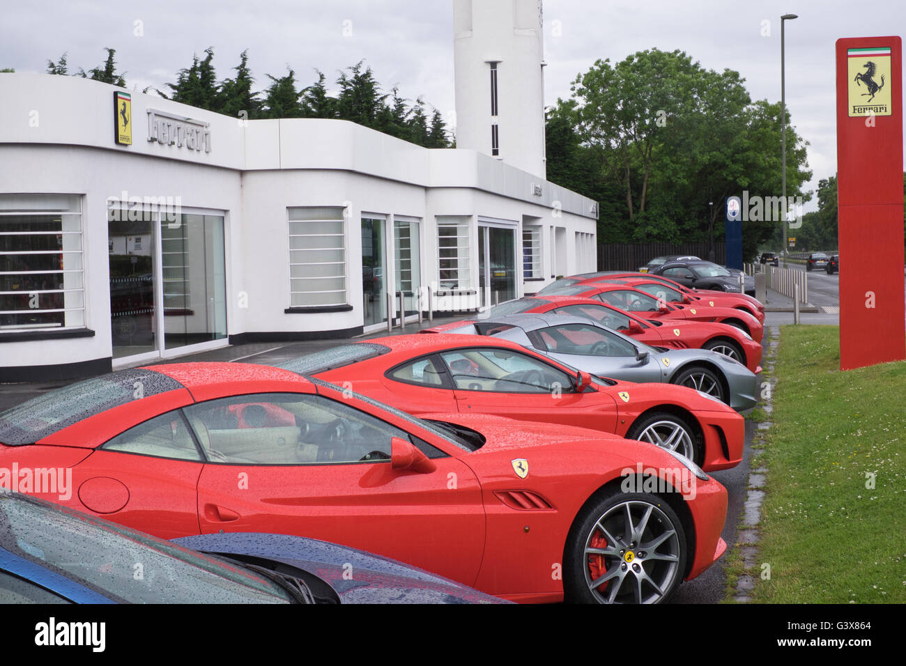 Concessionnaire ferrari Banque de photographies et d’images à haute ...