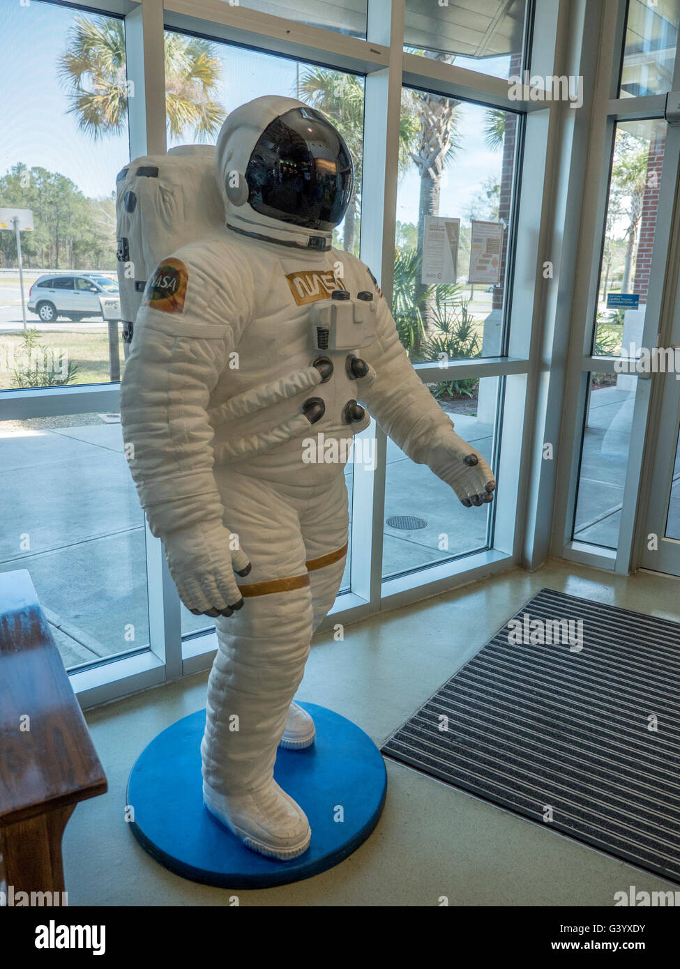 La vie d'un astronaute de la NASA Taille Spaceman statue au centre d ...