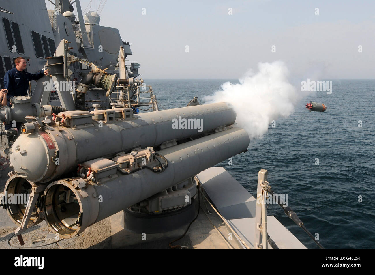 Tube de torpille de navire de surface mk 32 Banque de photographies et ...