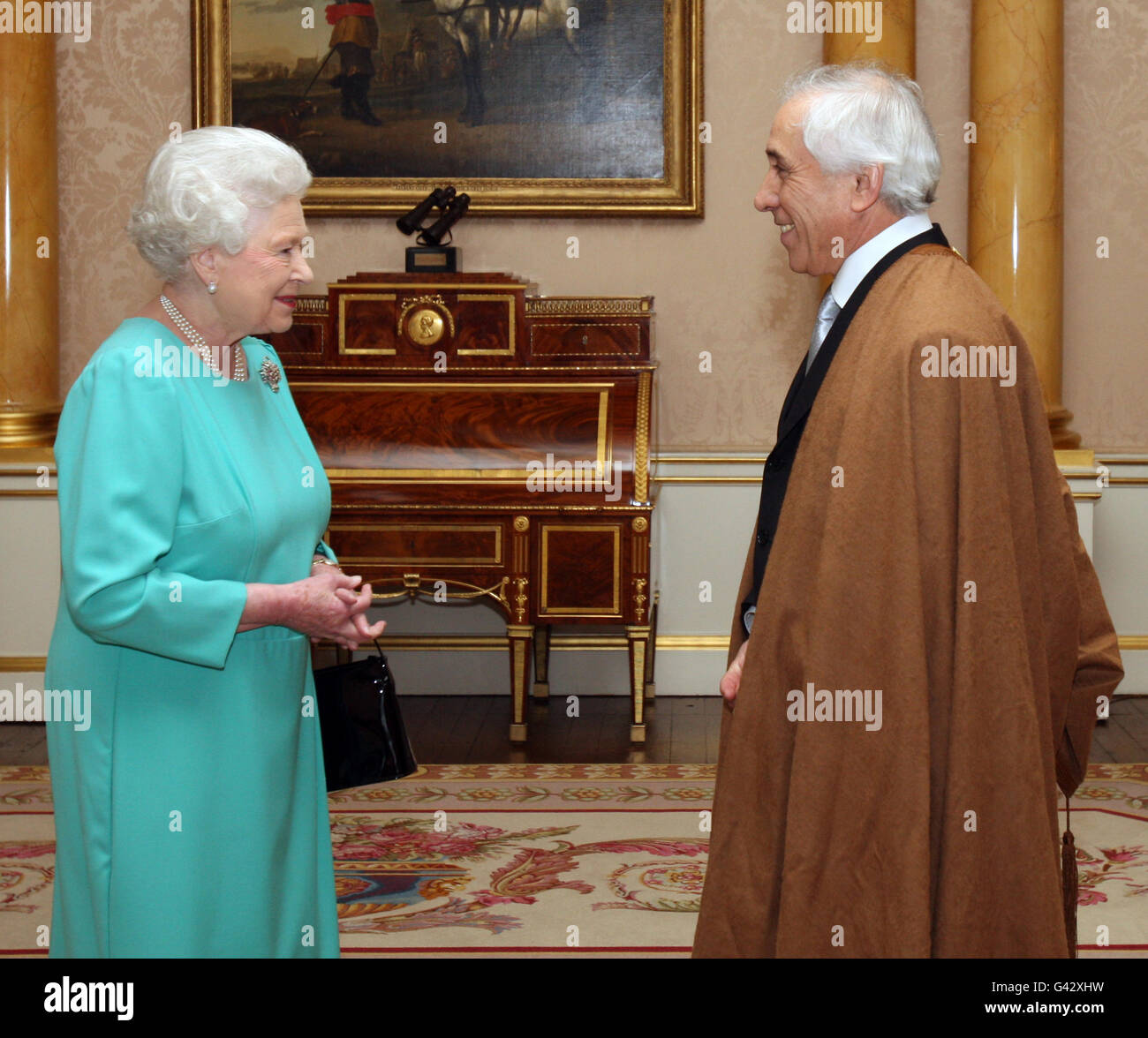 La reine Elizabeth II de Grande-Bretagne reçoit M. Amar Abba ...