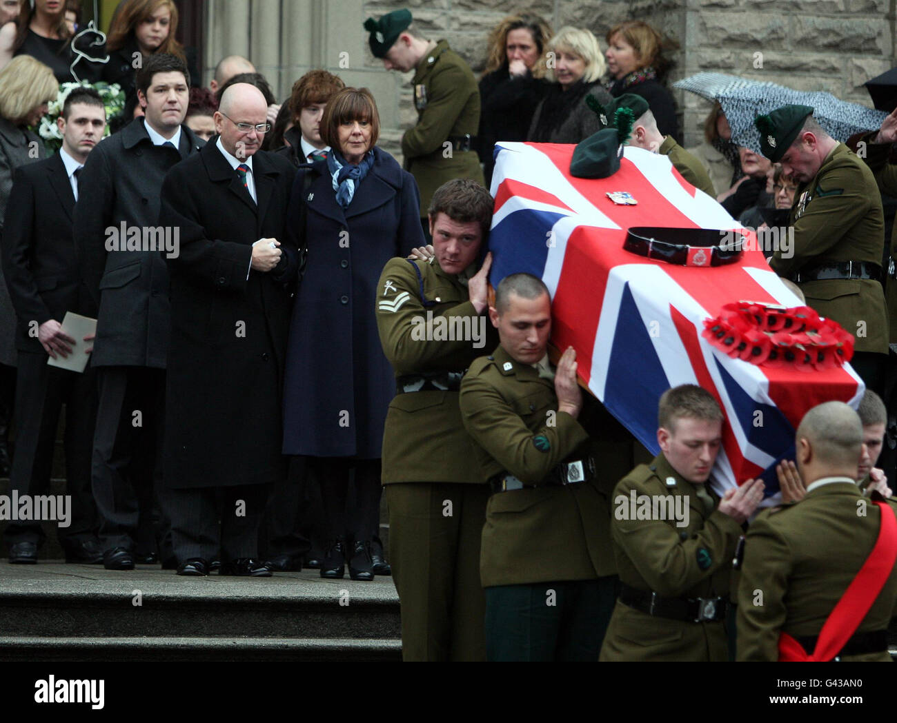 Gordon et Susan Dalzell suivent le cercueil de leur fils Ranger David ...