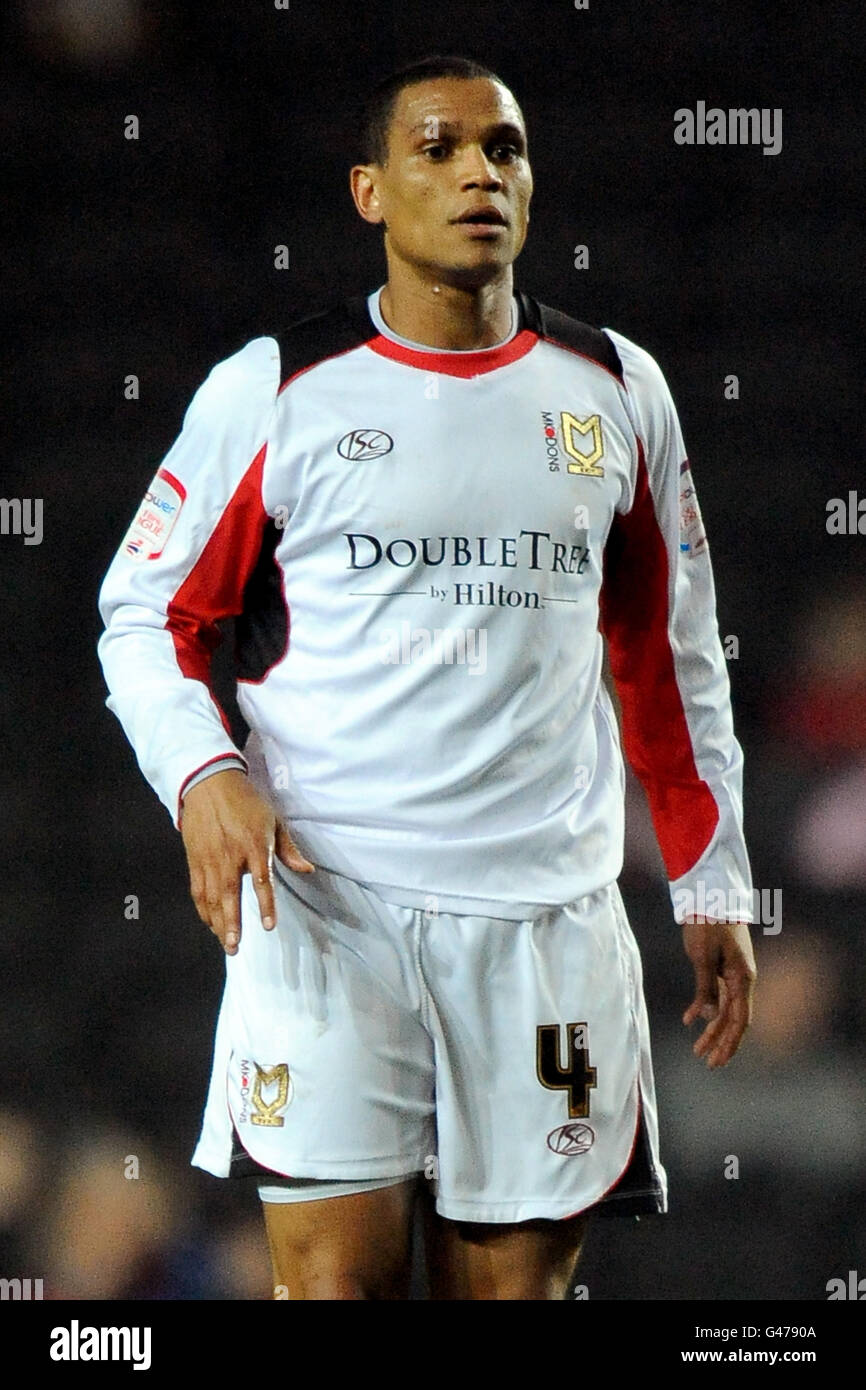 Kouo doumbe Banque de photographies et d’images à haute résolution - Alamy