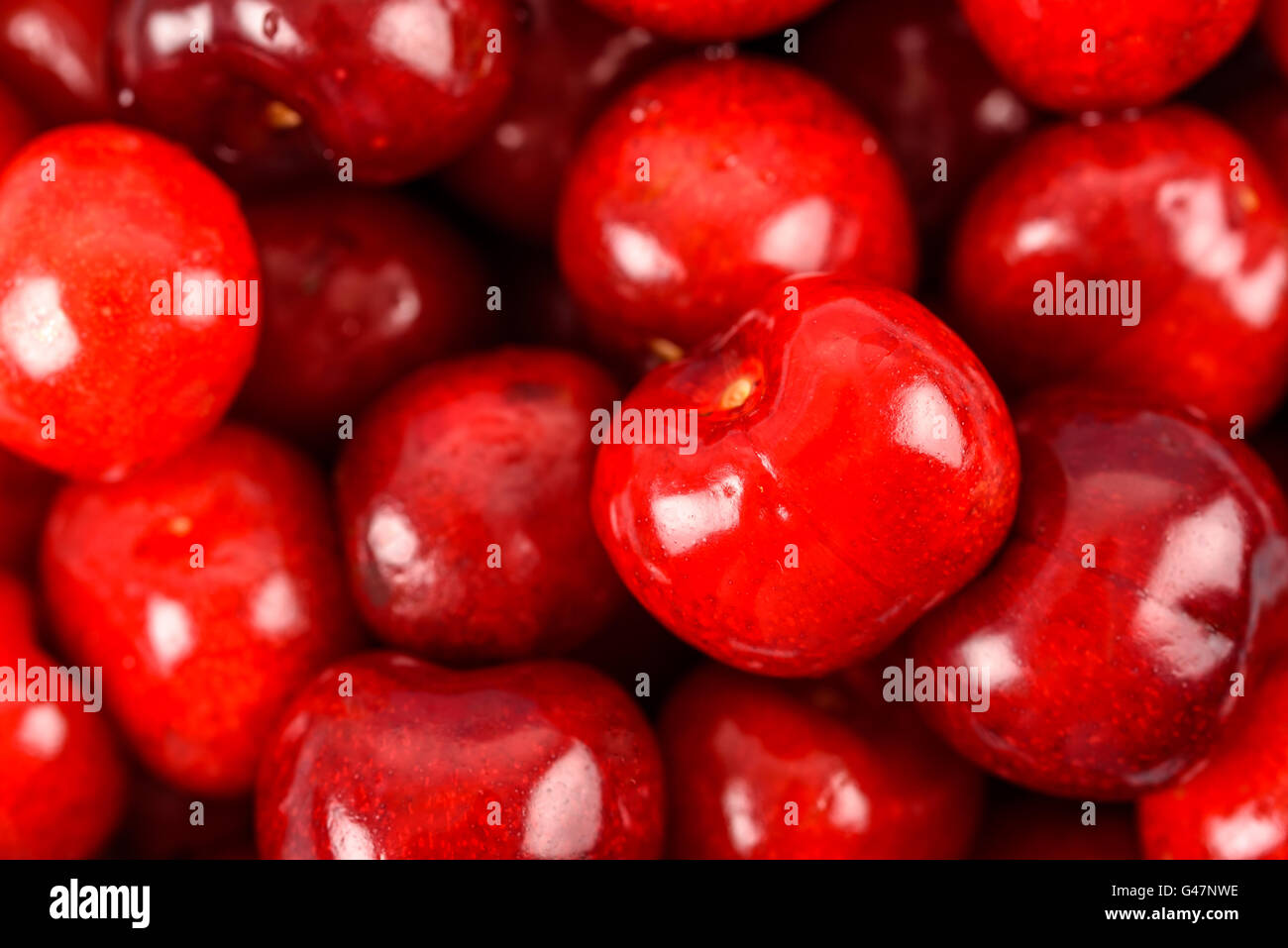 Manger des fruits rouges Banque de photographies et d’images à haute ...