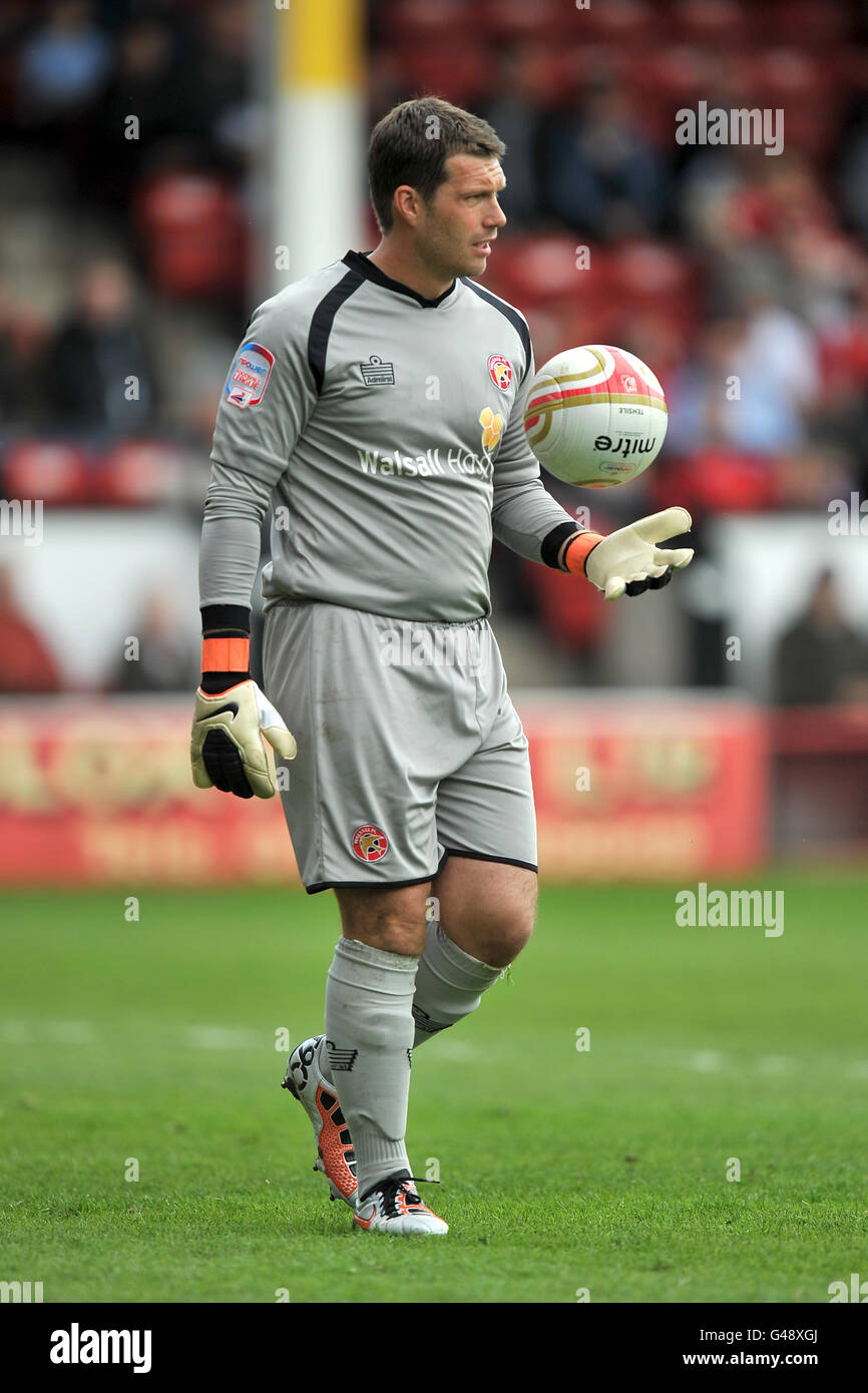 Gardien de but walsall james walker Banque de photographies et d’images ...