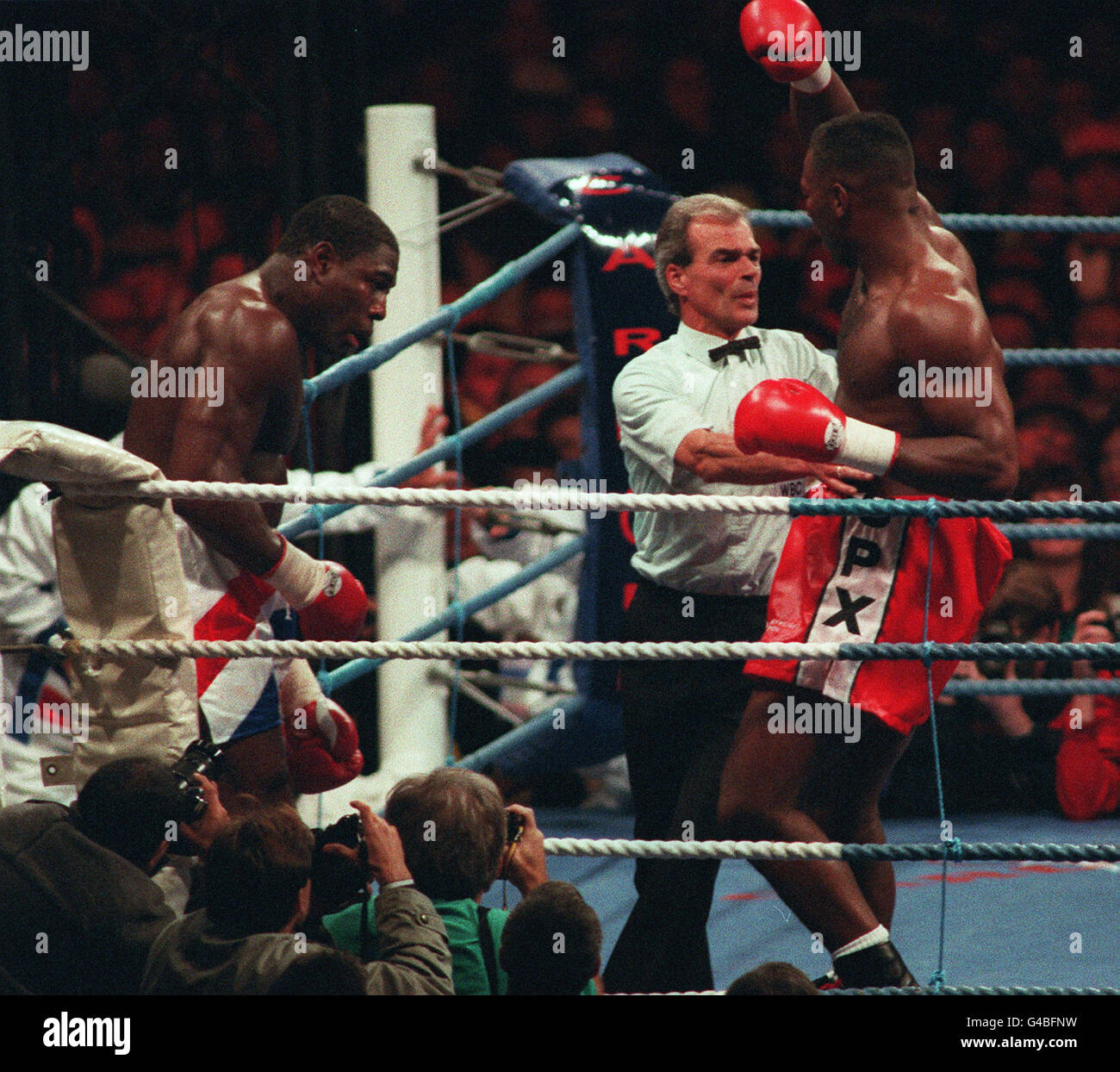Arbitre de boxe des années 1930 ou 1940 Banque de photographies et d ...