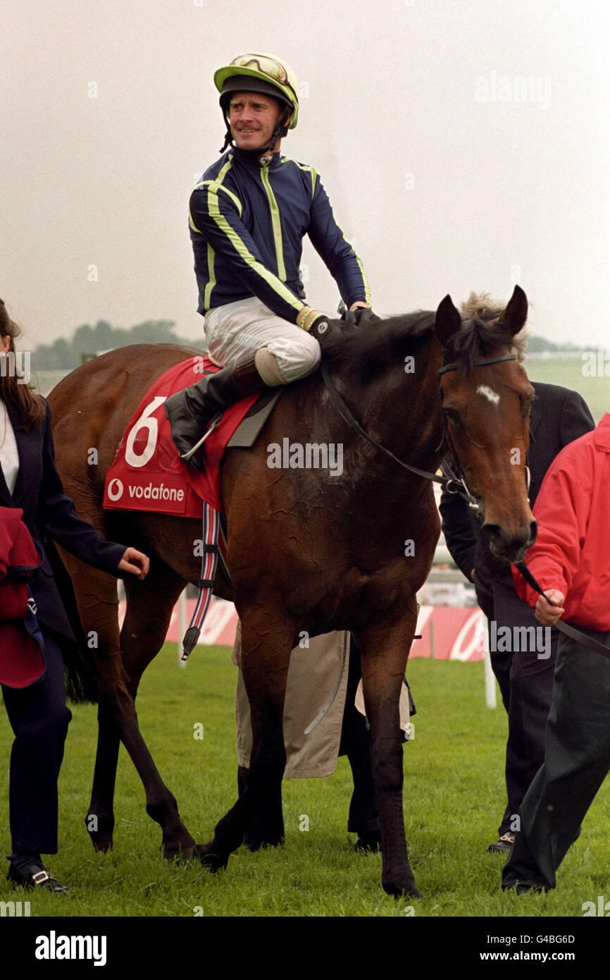 Avec michael kinane en selle Banque de photographies et d’images à ...