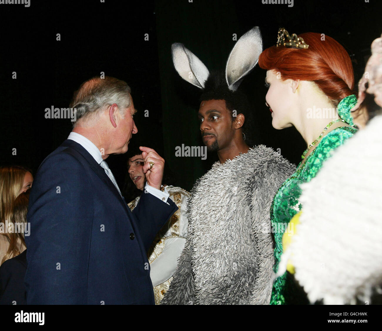 Le Prince de Galles rencontre Richard Blackwood comme Donkey et Amanda ...