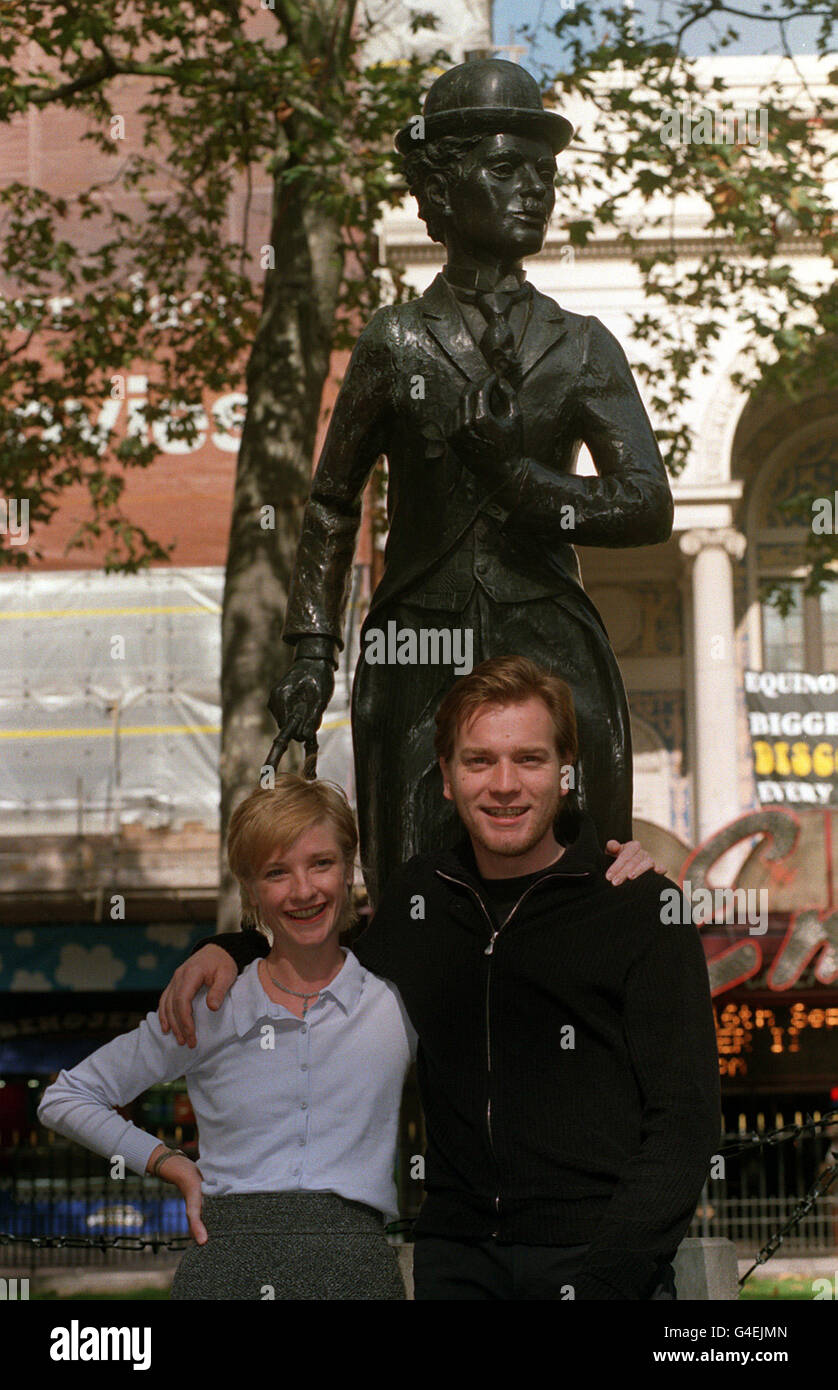 Ewan mcgregor et jane horrocks stars du film britannique Banque de ...
