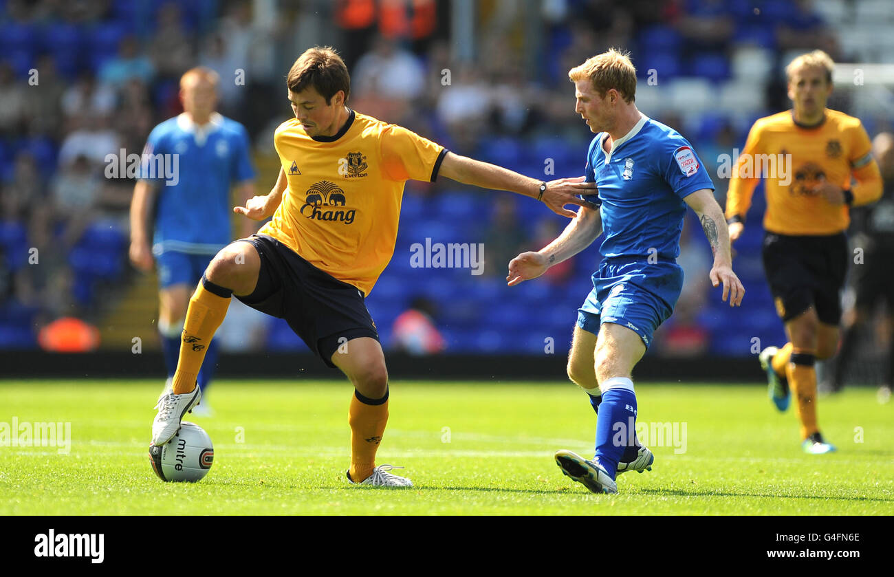 Birmingham citys chris burke evertons dimitar bilyaletdinov bataille ...