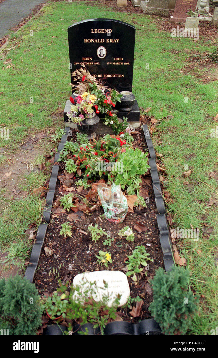 Kray cemetery Banque de photographies et d’images à haute résolution ...