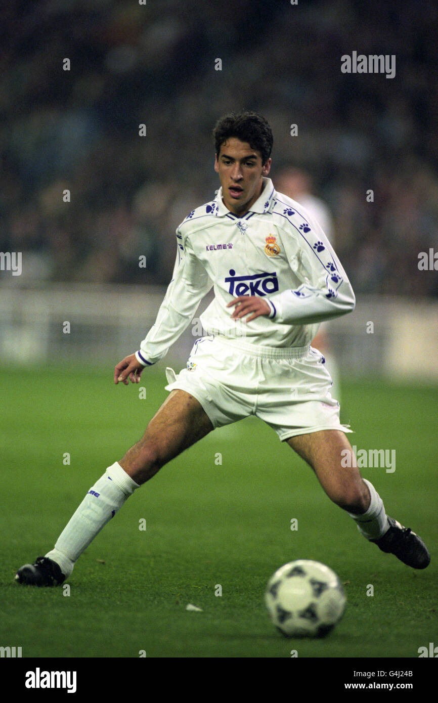 Football espagnol la liga real madrid sevilla stade santiago bernabeu Banque de photographies et ...