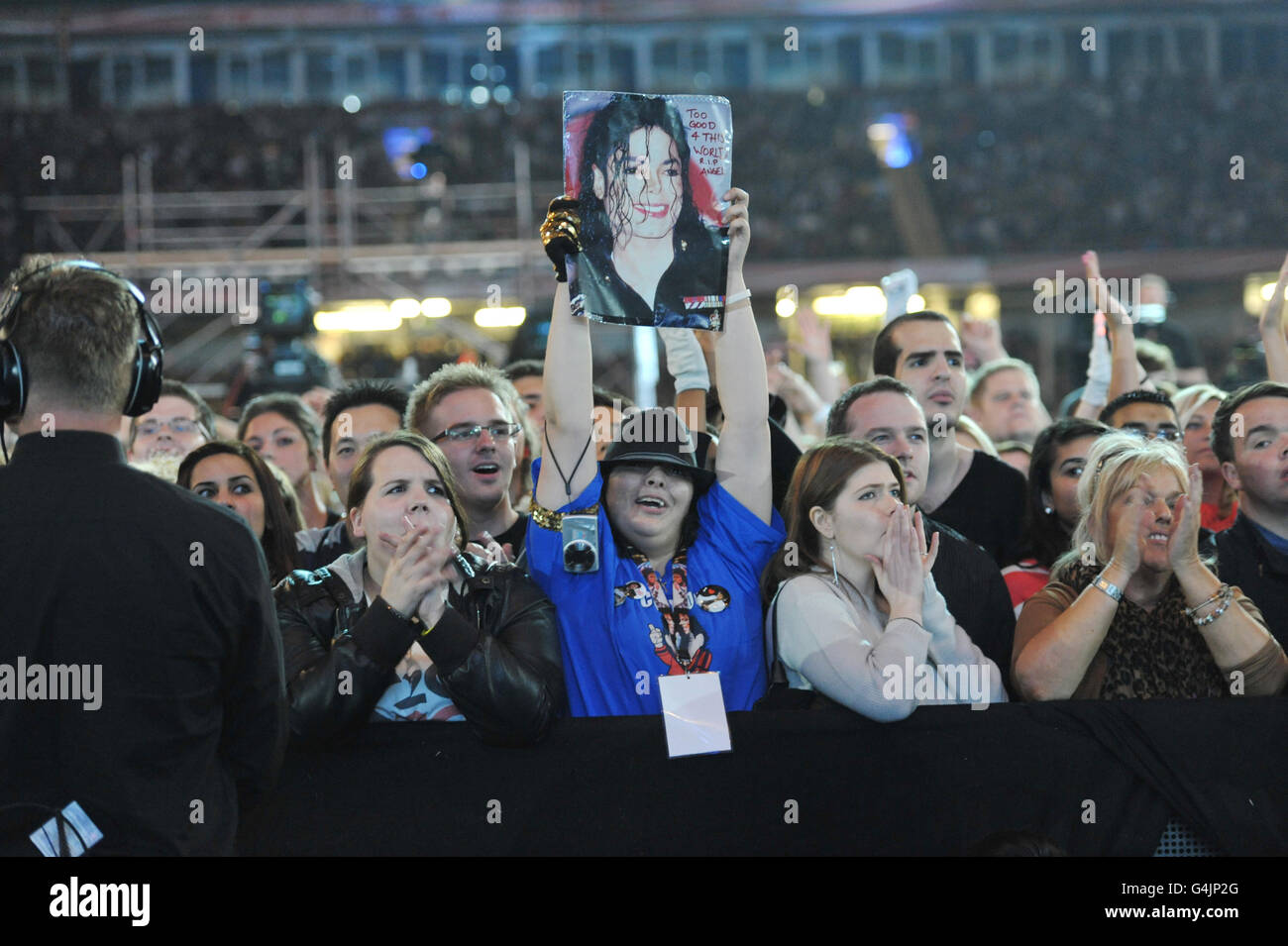 Crowd michael jackson concert cardiff Banque de photographies et d ...