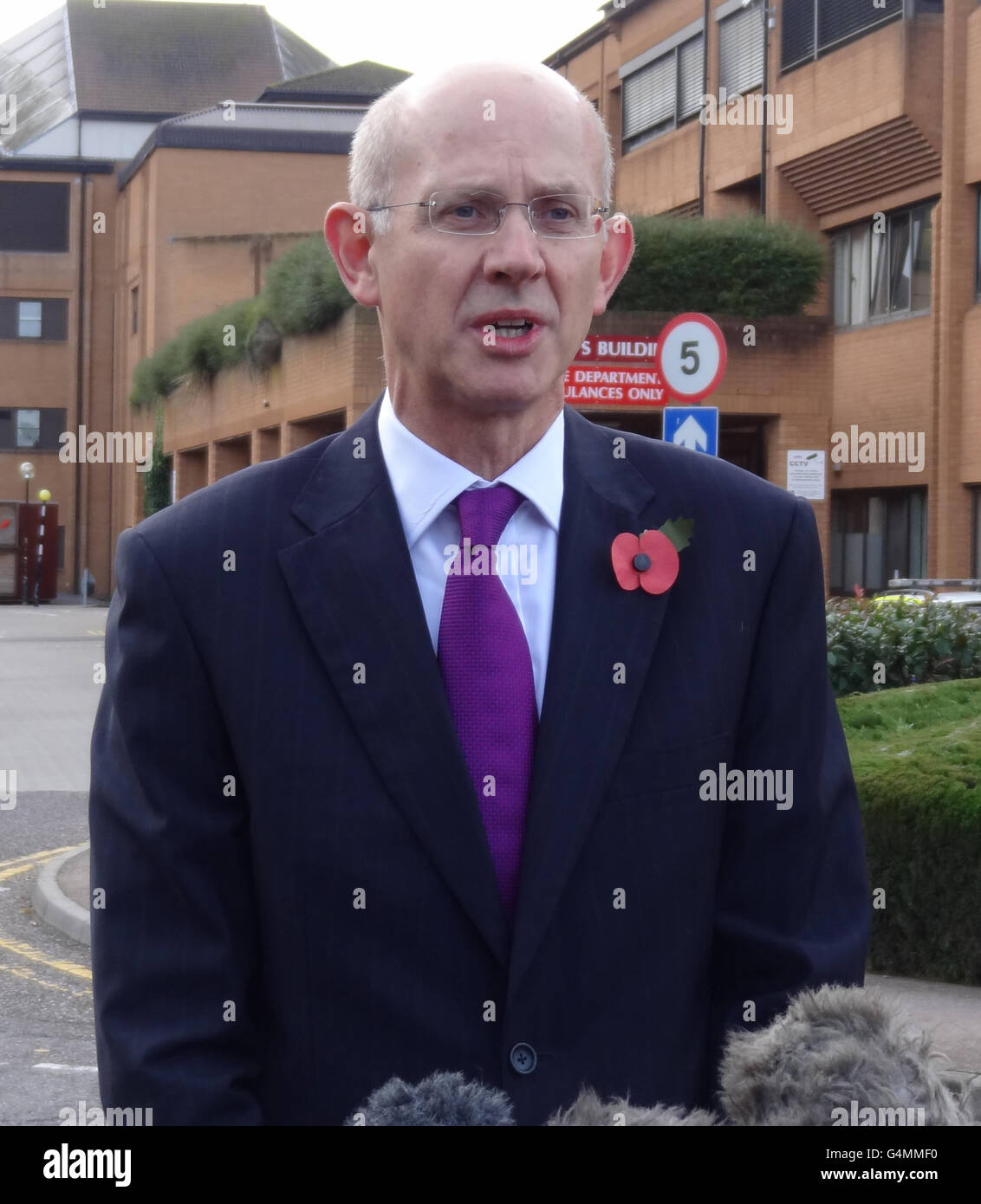 Dr colin close Banque de photographies et d’images à haute résolution ...