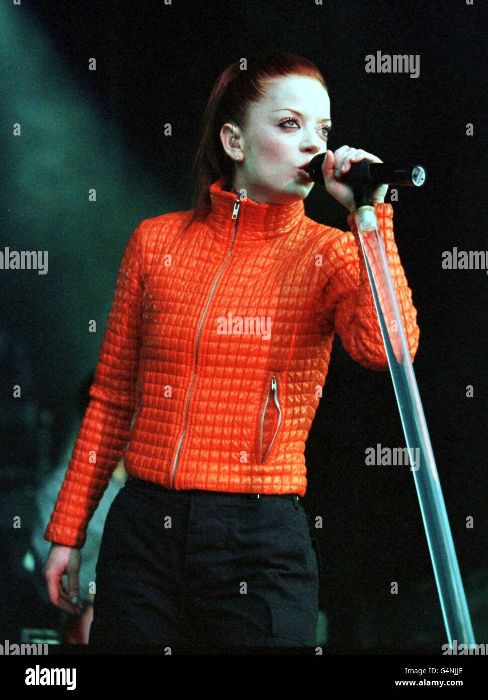 Garbage singer Banque de photographies et d’images à haute résolution ...