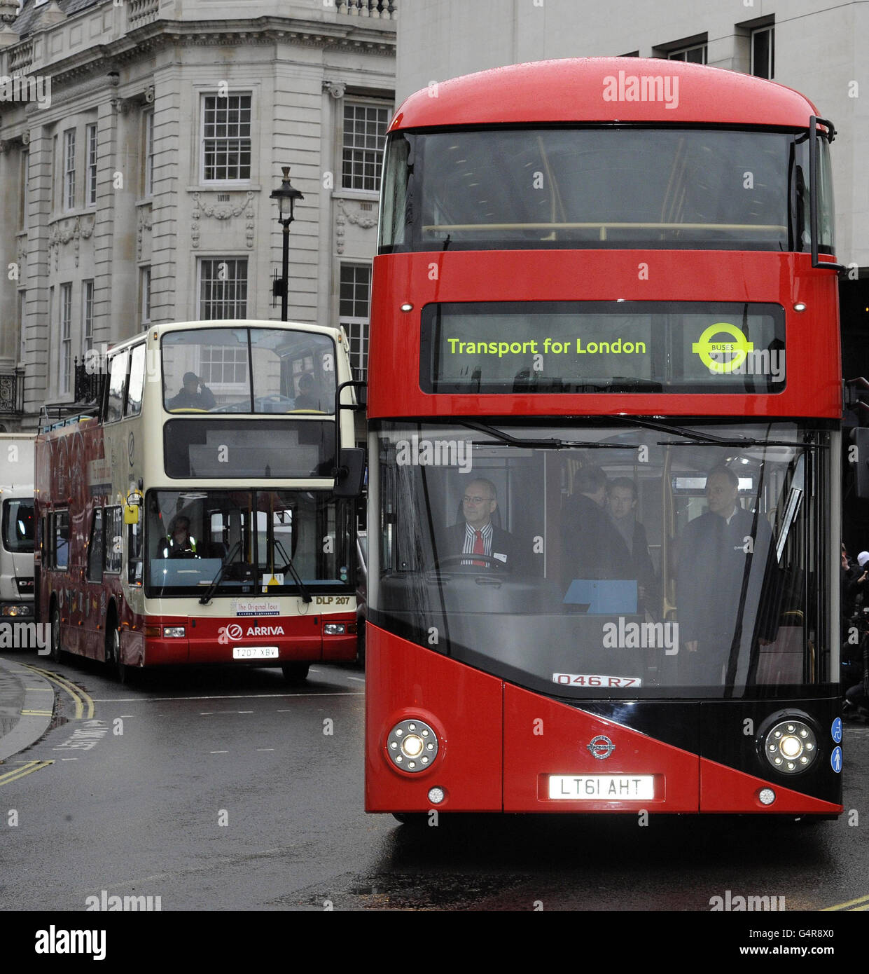 Trafalgar square de bus rouge de londres Banque de photographies et d ...
