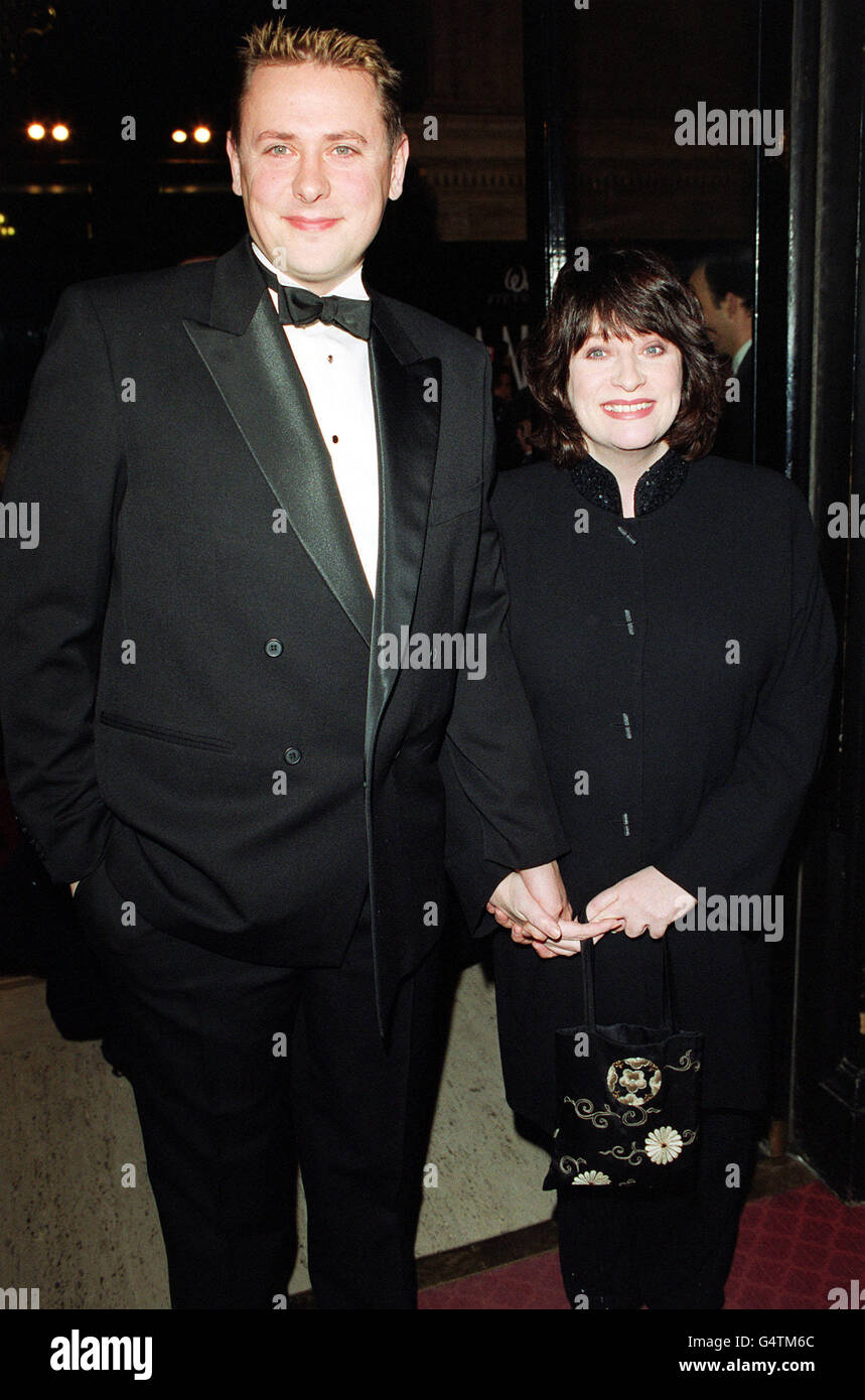 Actrice caroline quentin et partenaire sam agriculteur Banque de photographies et d’images à ...
