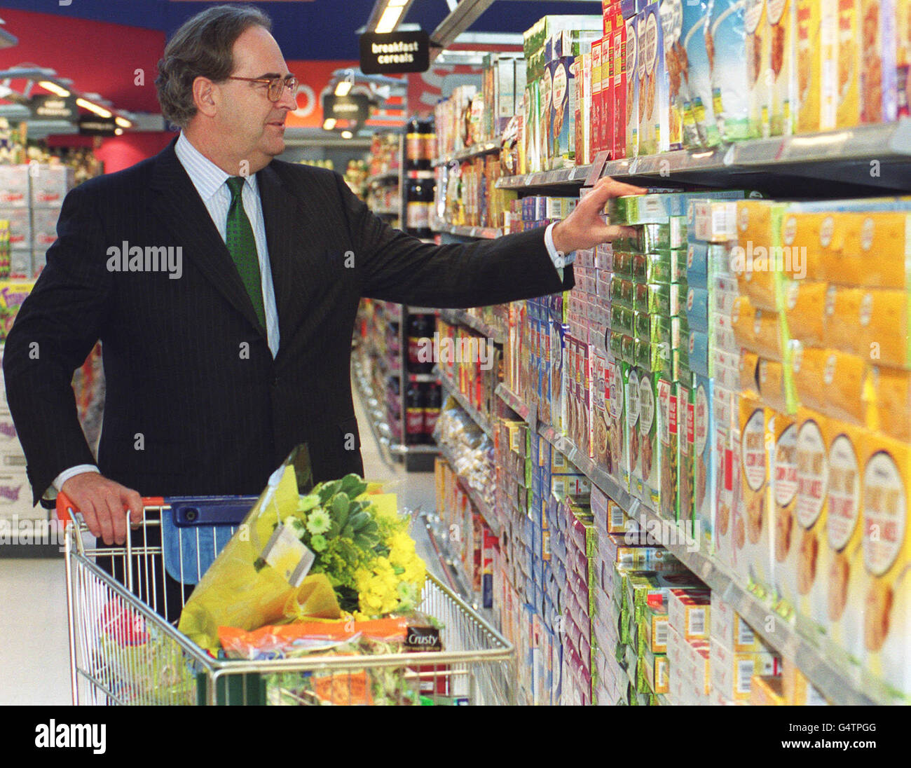 Sir peter davis au magasin greenwich de sainsburys Banque de ...