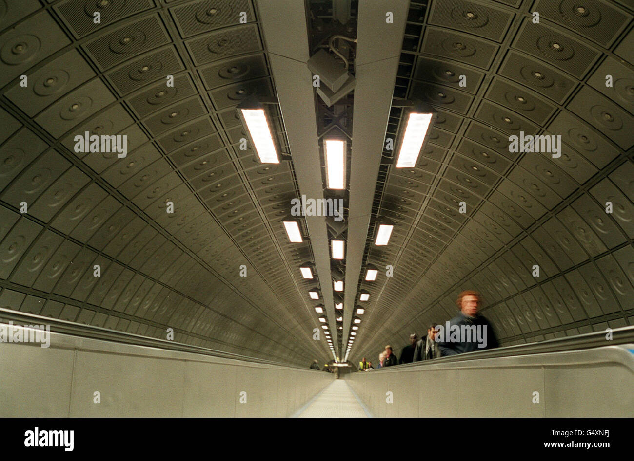 Escaliers mécaniques de la station de métro Waterloo, partie de l ...