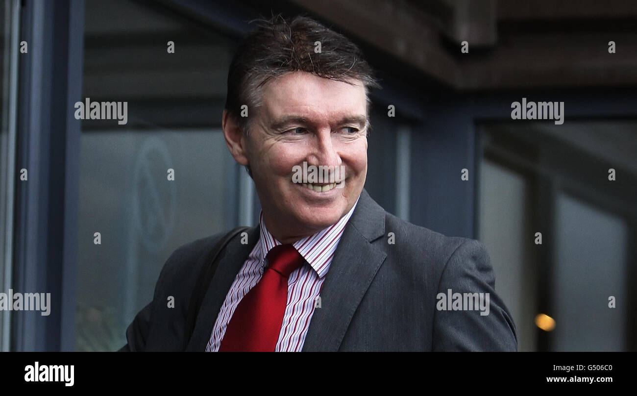 Les rangers de football entrent dans l'administration Banque de ...