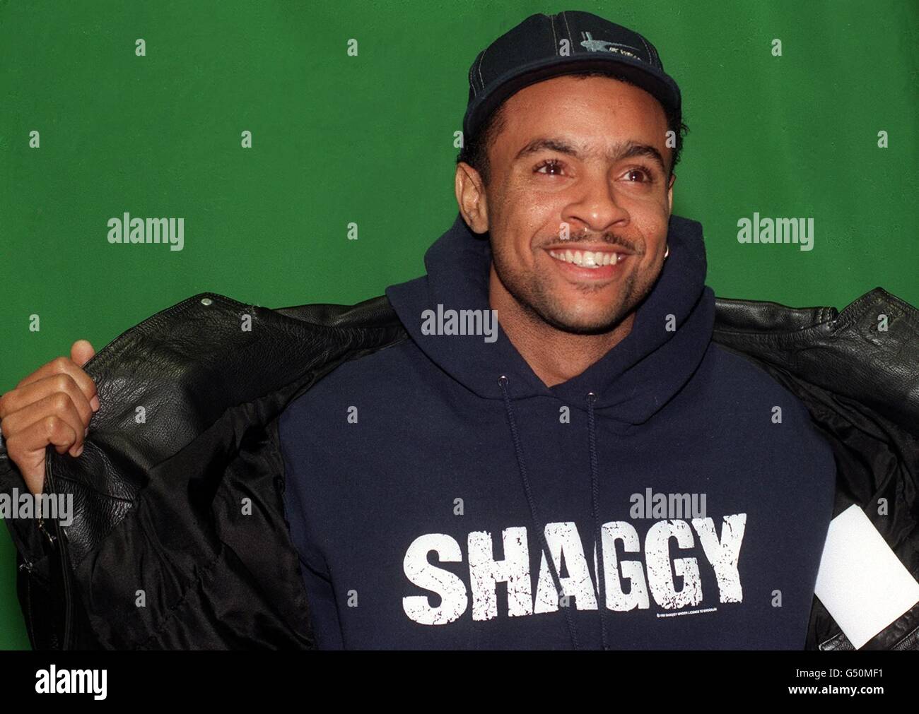 Shaggy rap music Banque de photographies et d’images à haute résolution ...