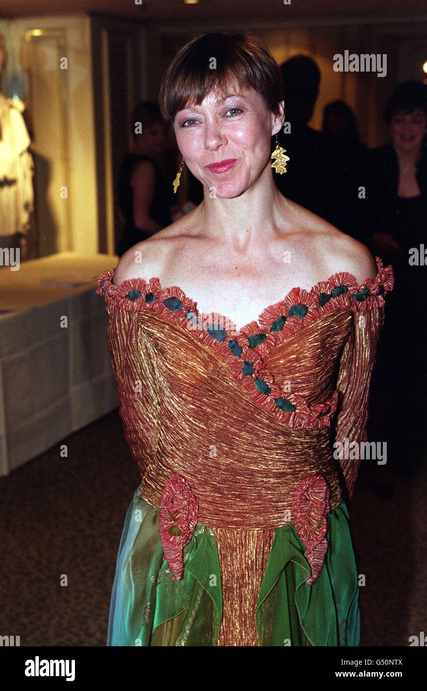 Jenny agutter arrivant sony radio awards 2000 grosvenor house Banque de ...
