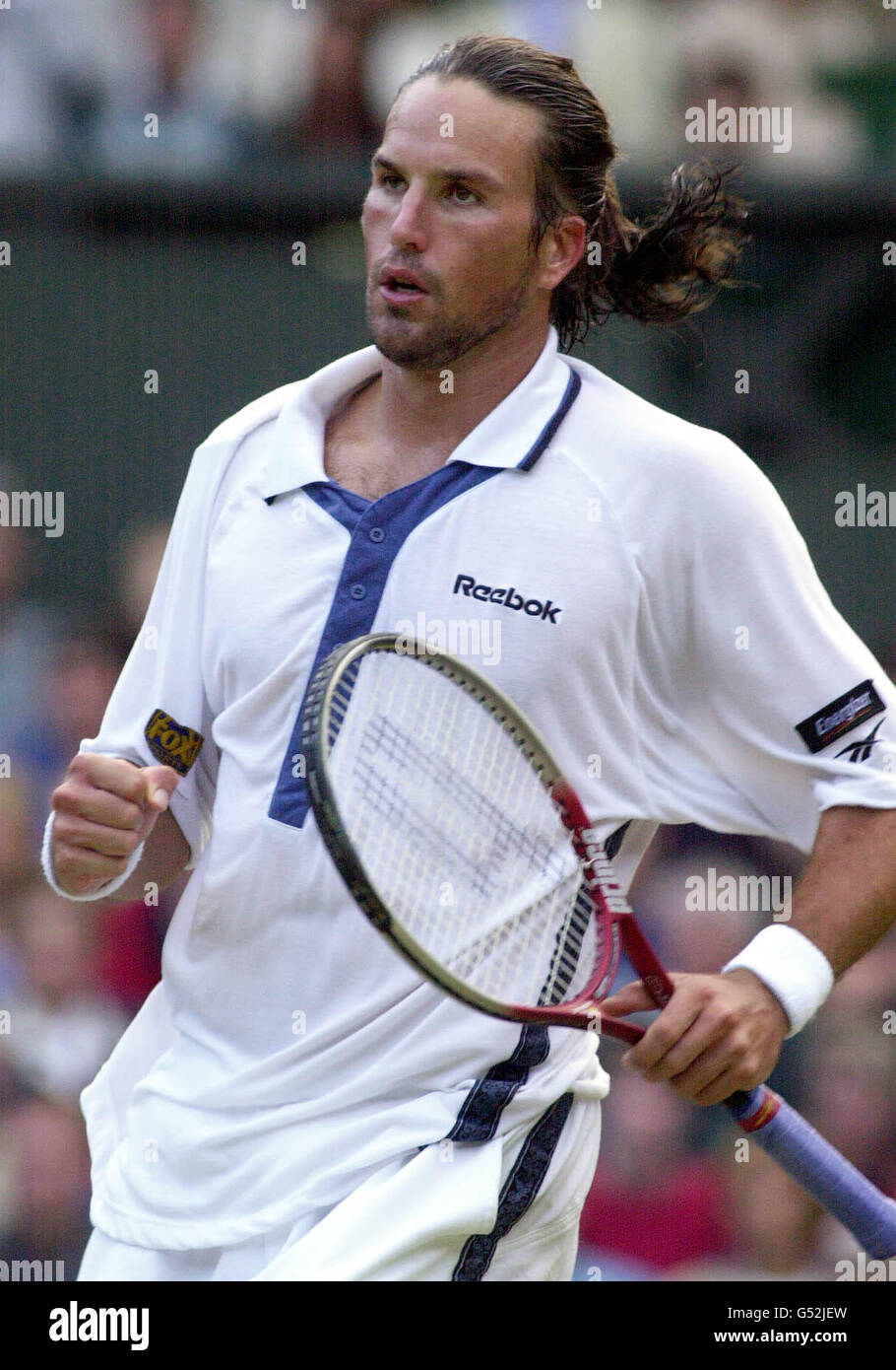 Pete sampras celebrates winning the mens final at wimbledon Banque de ...