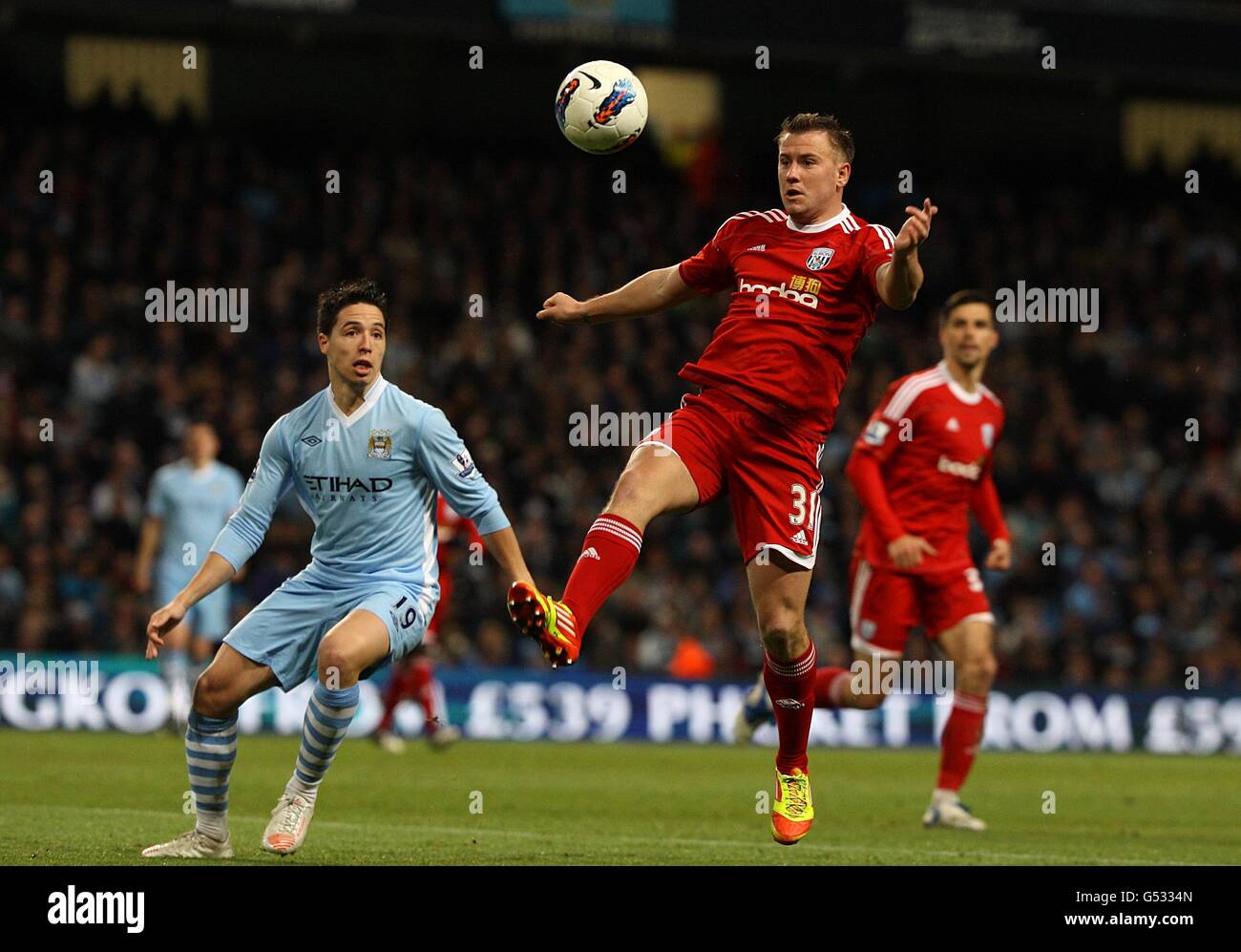 Etihad stadium manchester citys samir nasri Banque de photographies et ...