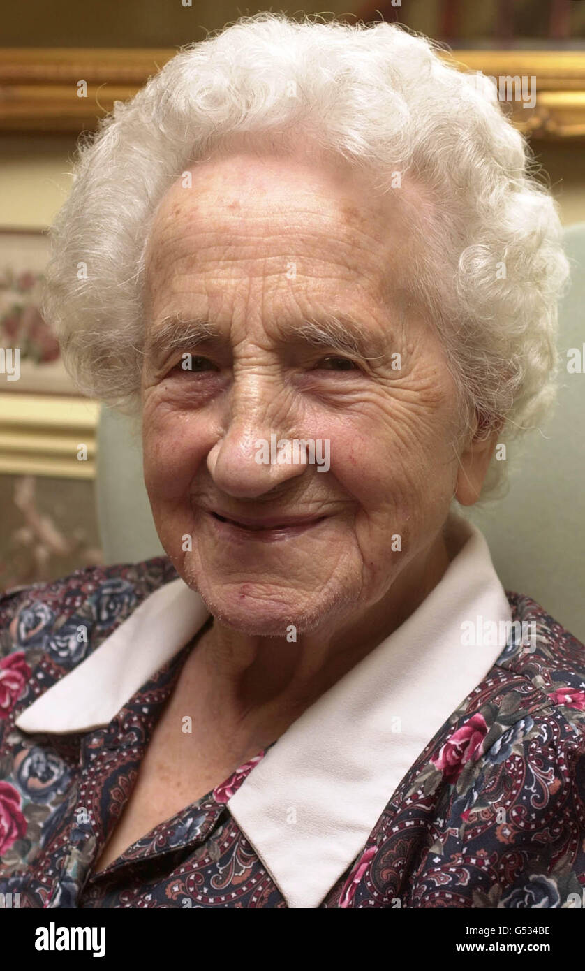 Priscilla 'Chris' Croasdale, 99 ans, de Bingham, dans le tinghamshire ...