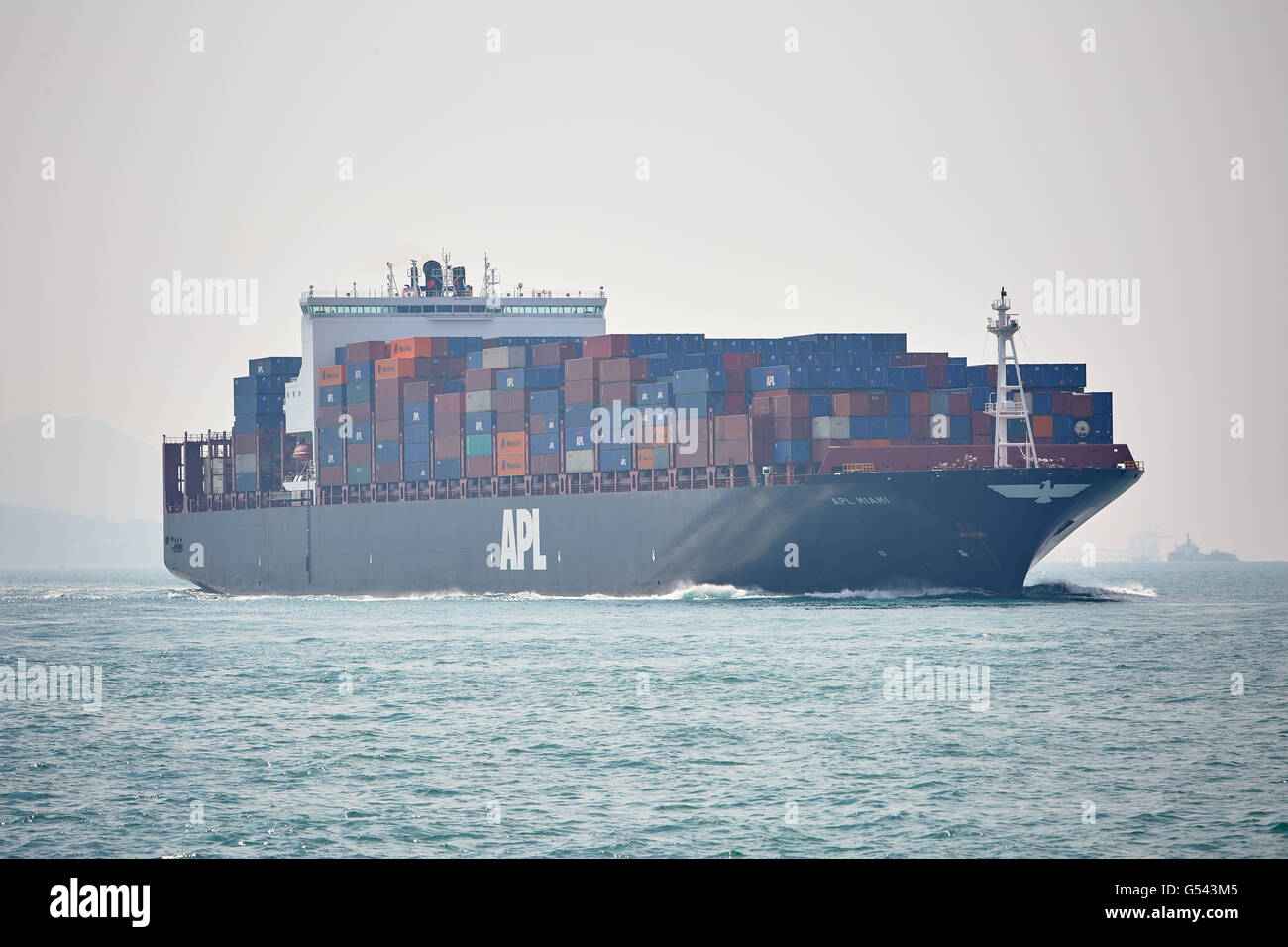 Porte conteneurs hong kong Banque de photographies et d’images à haute ...