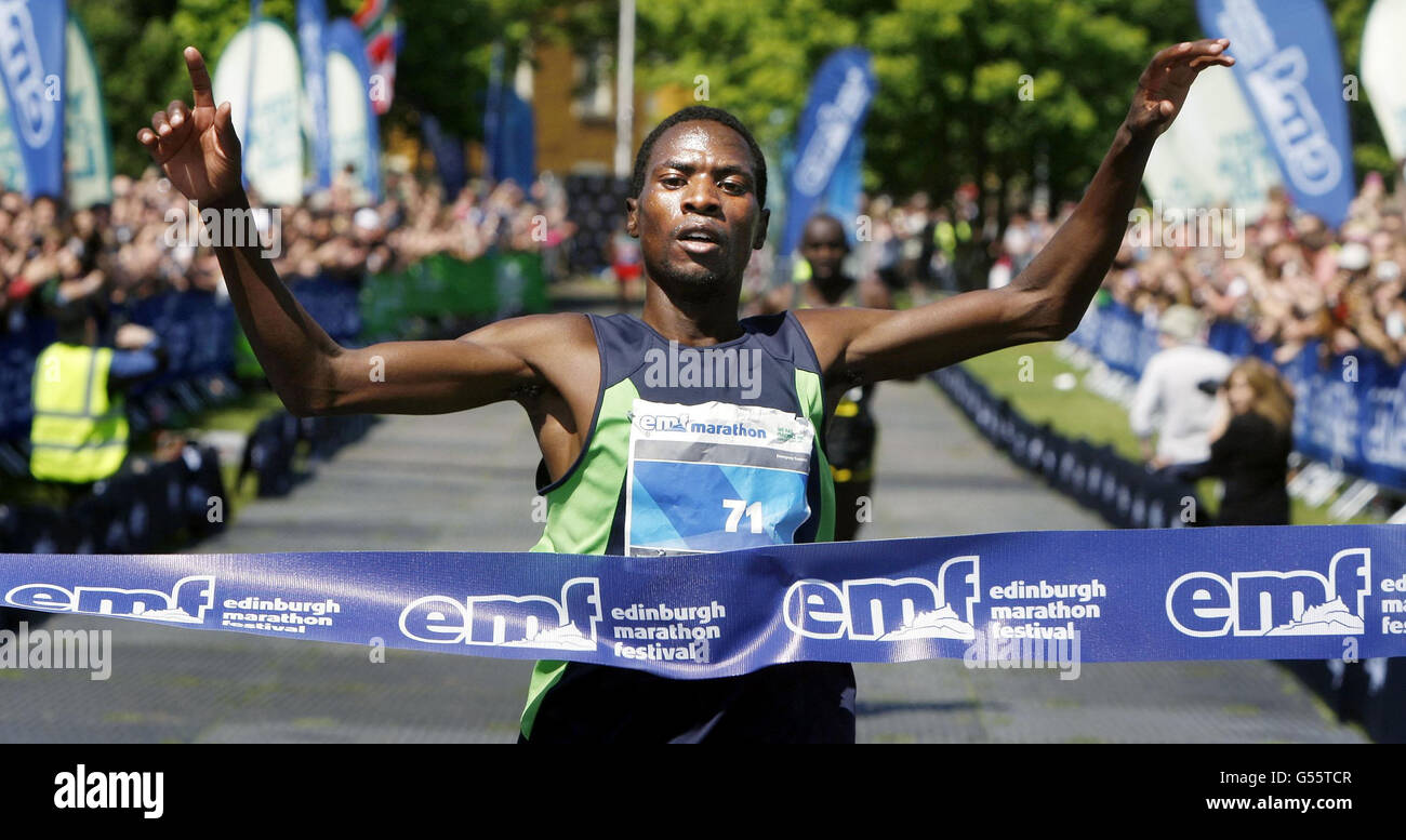 John mutai Banque de photographies et d’images à haute résolution - Alamy